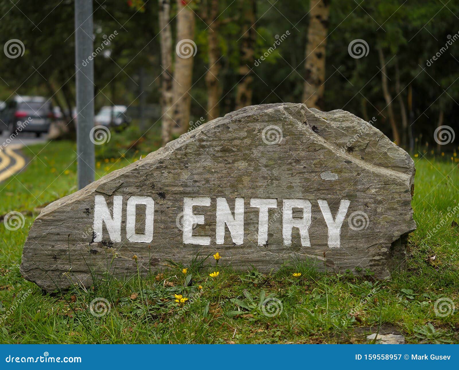 NO ENTRY Warning Sign Stencil With Yellow And Black Stripes Painted ...