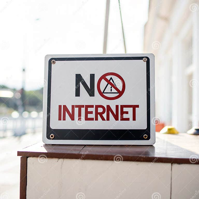 No Internet Sign Isolated on White Background Stock Illustration ...