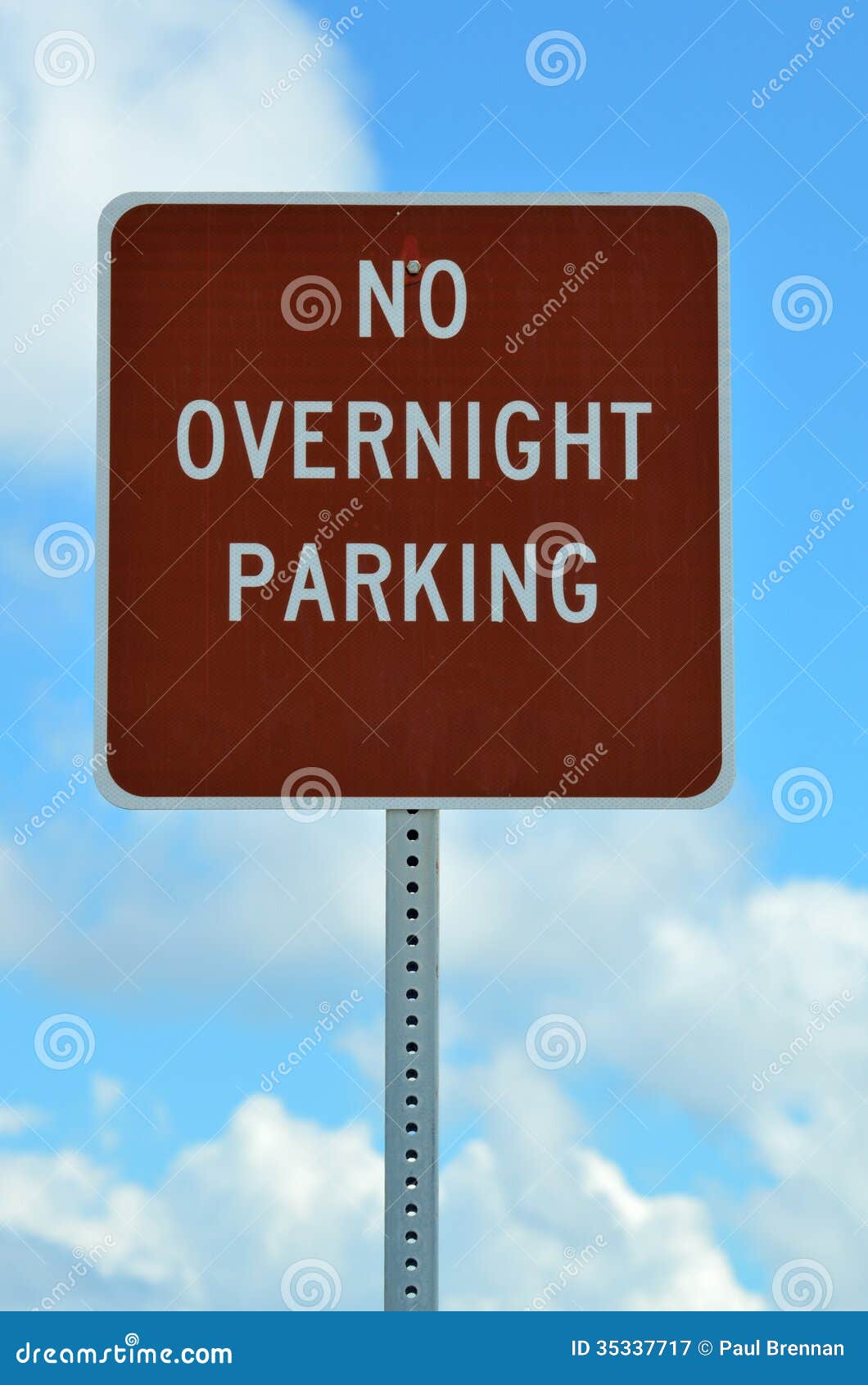 No overnight parking sign stock image. Image of cloudscape - 35337717