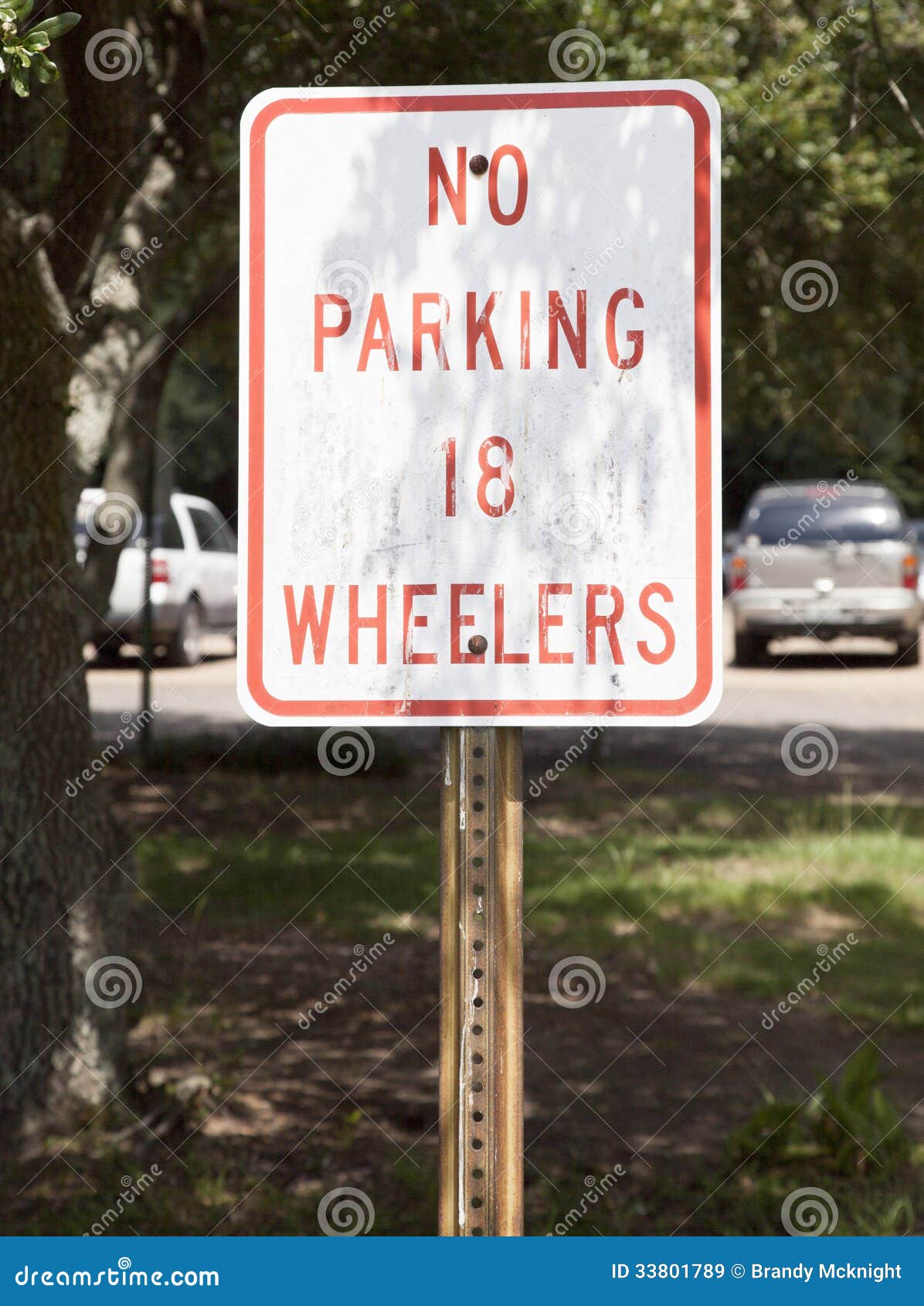 No Parking 18 Wheelers Sign Stock Image - Image of risk, locate: 33801789