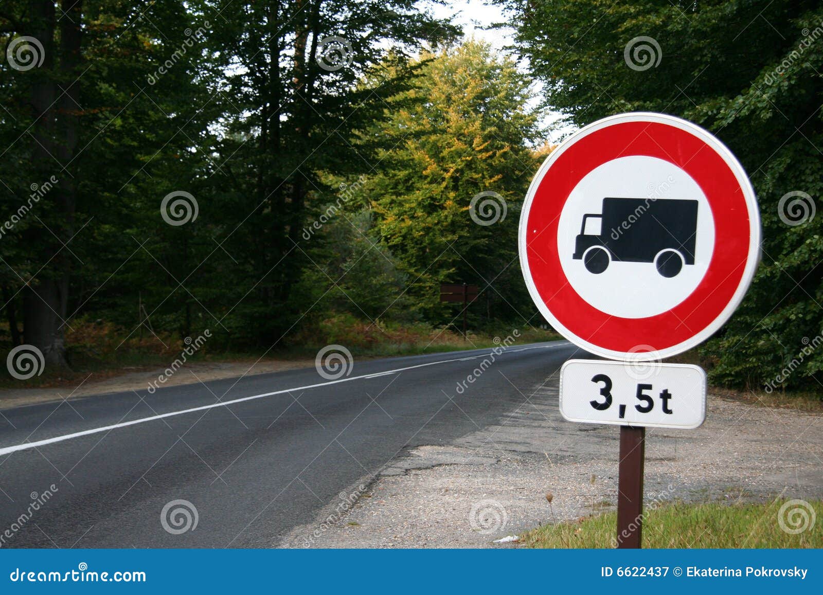 No trucks road sign stock image. Image of asphalt, prohibition - 6622437