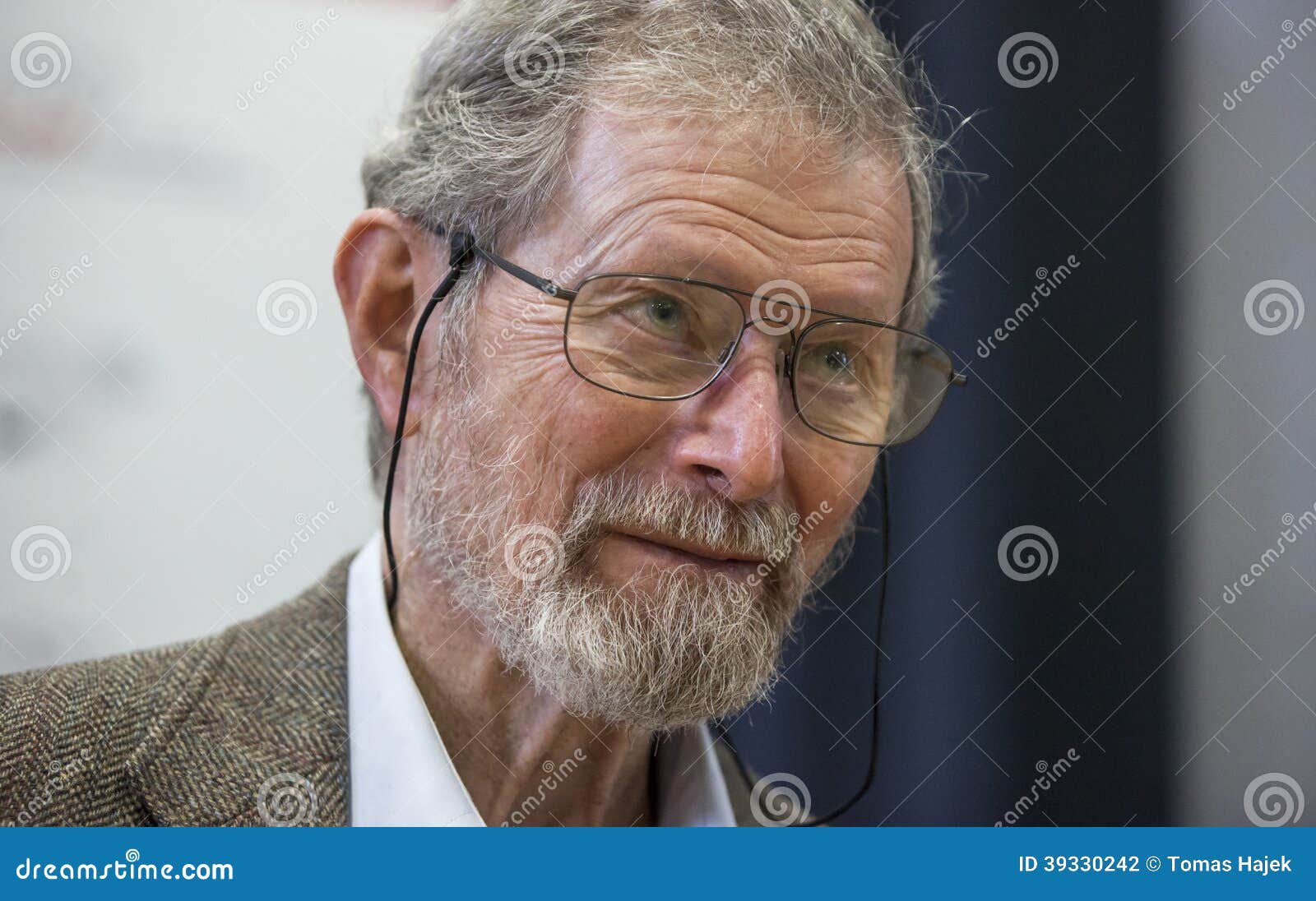 Nobel Laureate Professor Dr George E Smith Stock Photos - Download 10 ...