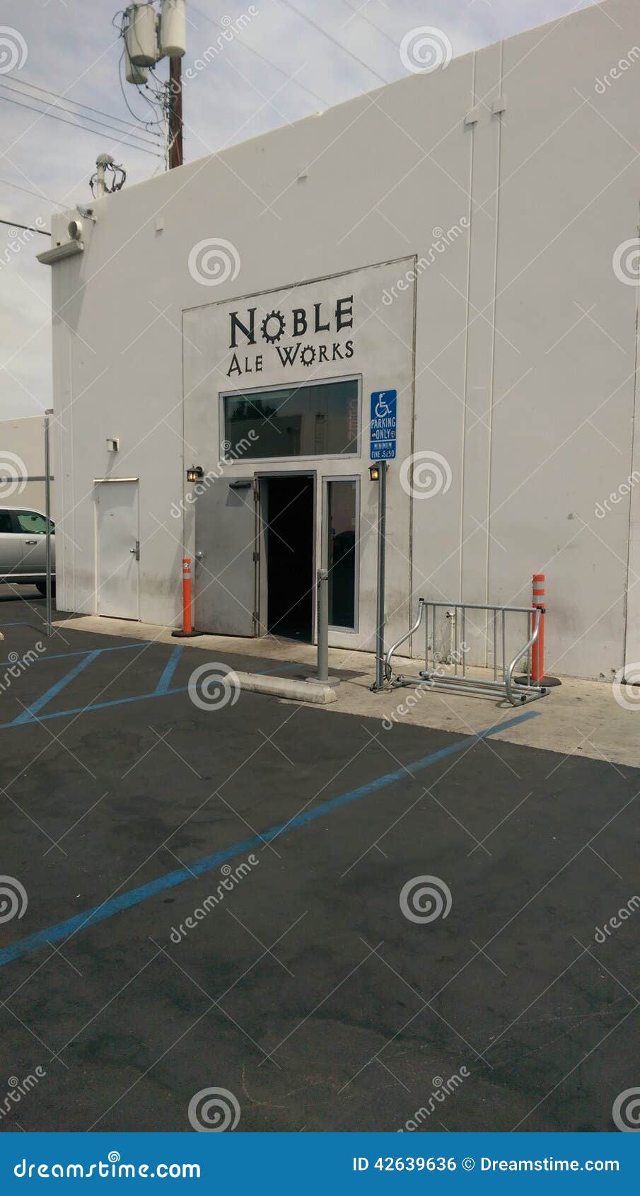 Noble Ale Works editorial photo. Image of room, works - 42639636