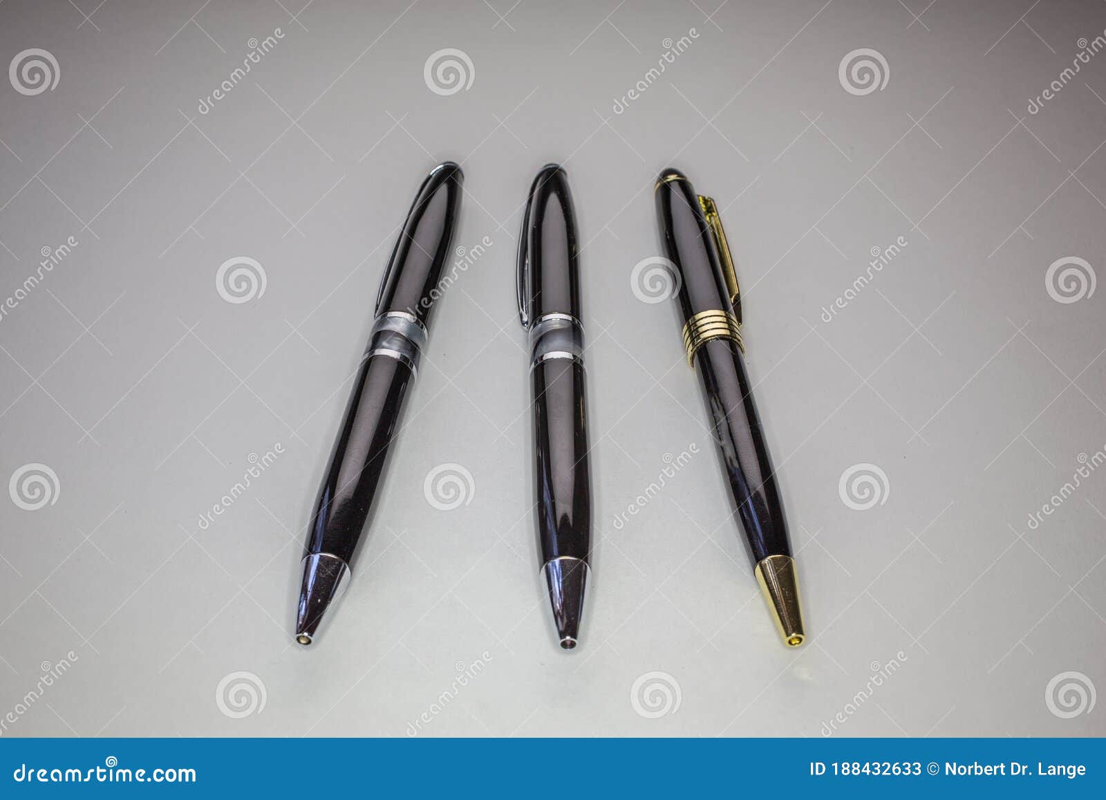 Noble Black and Gold Scribe Stock Image - Image of notieren, write ...