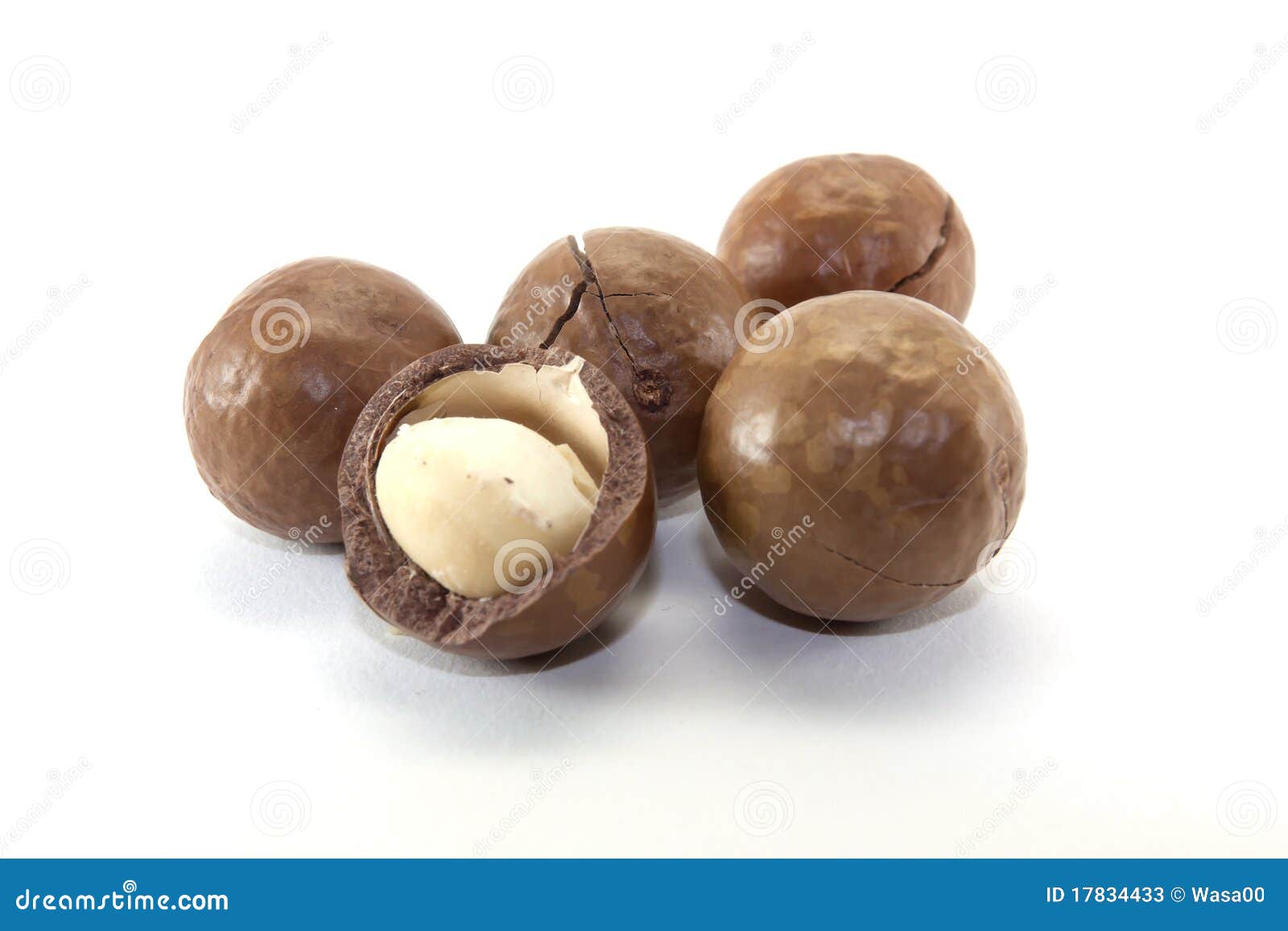 Noce di macadamia immagine stock. Immagine di schiaccianoci - 17834433