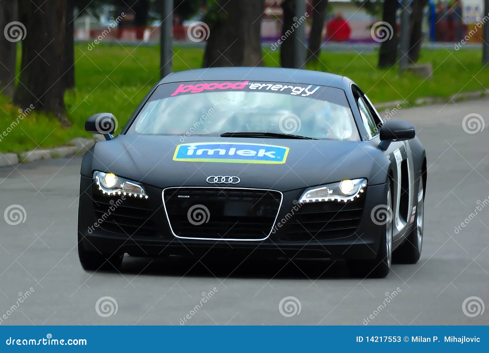 NOIR D'AUDI R8 - VUE DE FACE Photo stock éditorial - Image du piloter ...