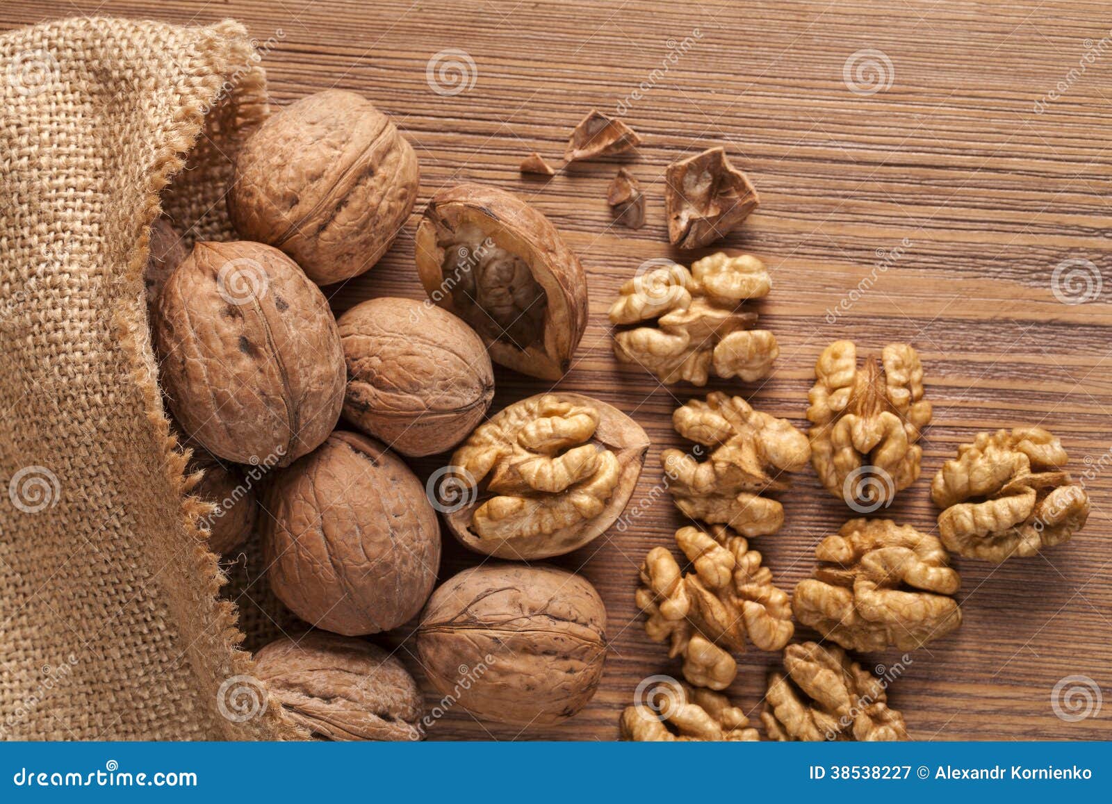 Noix image stock. Image du manger, sain, groupe, poignée - 38538227