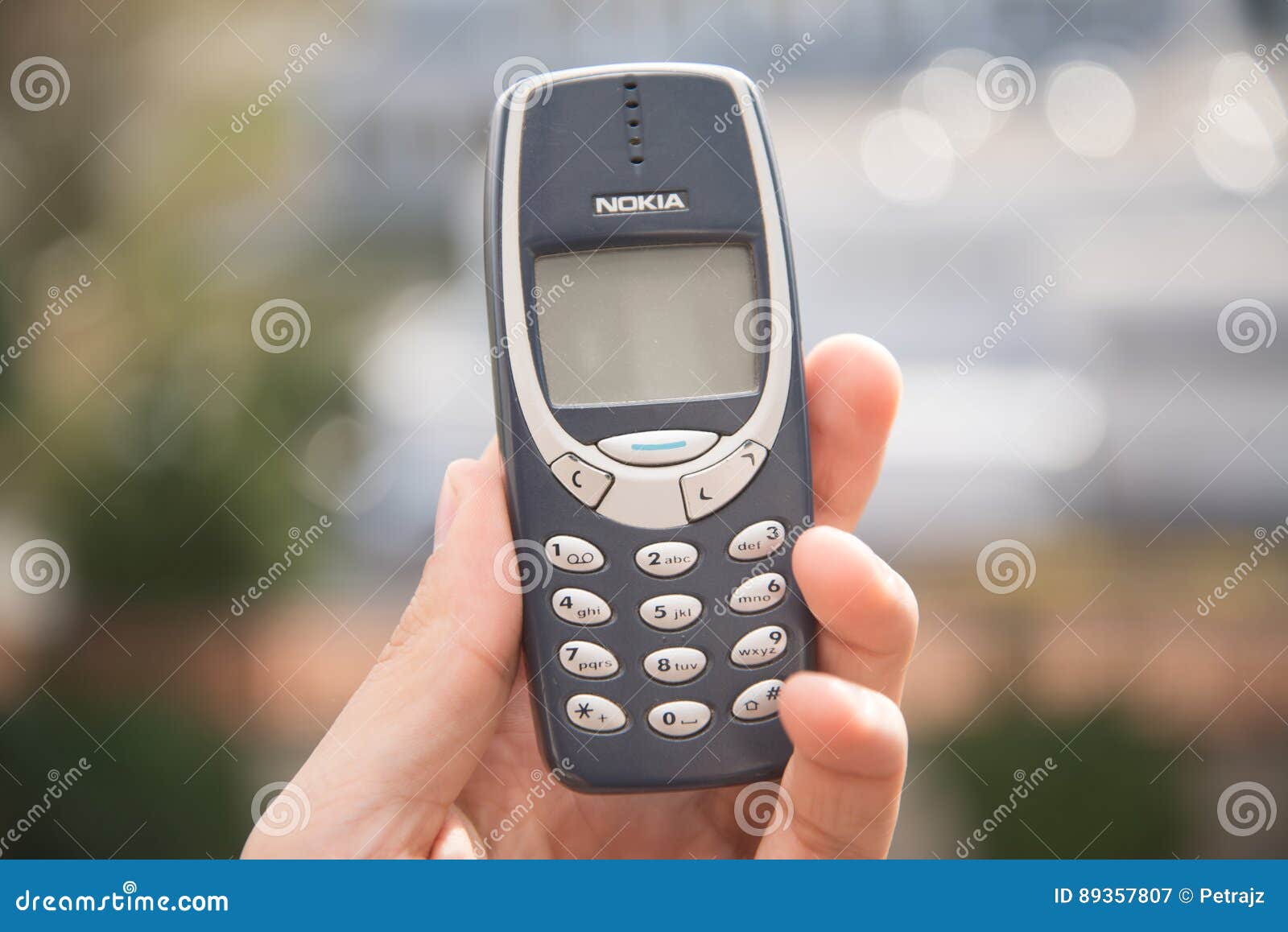 117 Nokia Viejo 3310 Fotos de stock - Fotos libres de regalías de ...