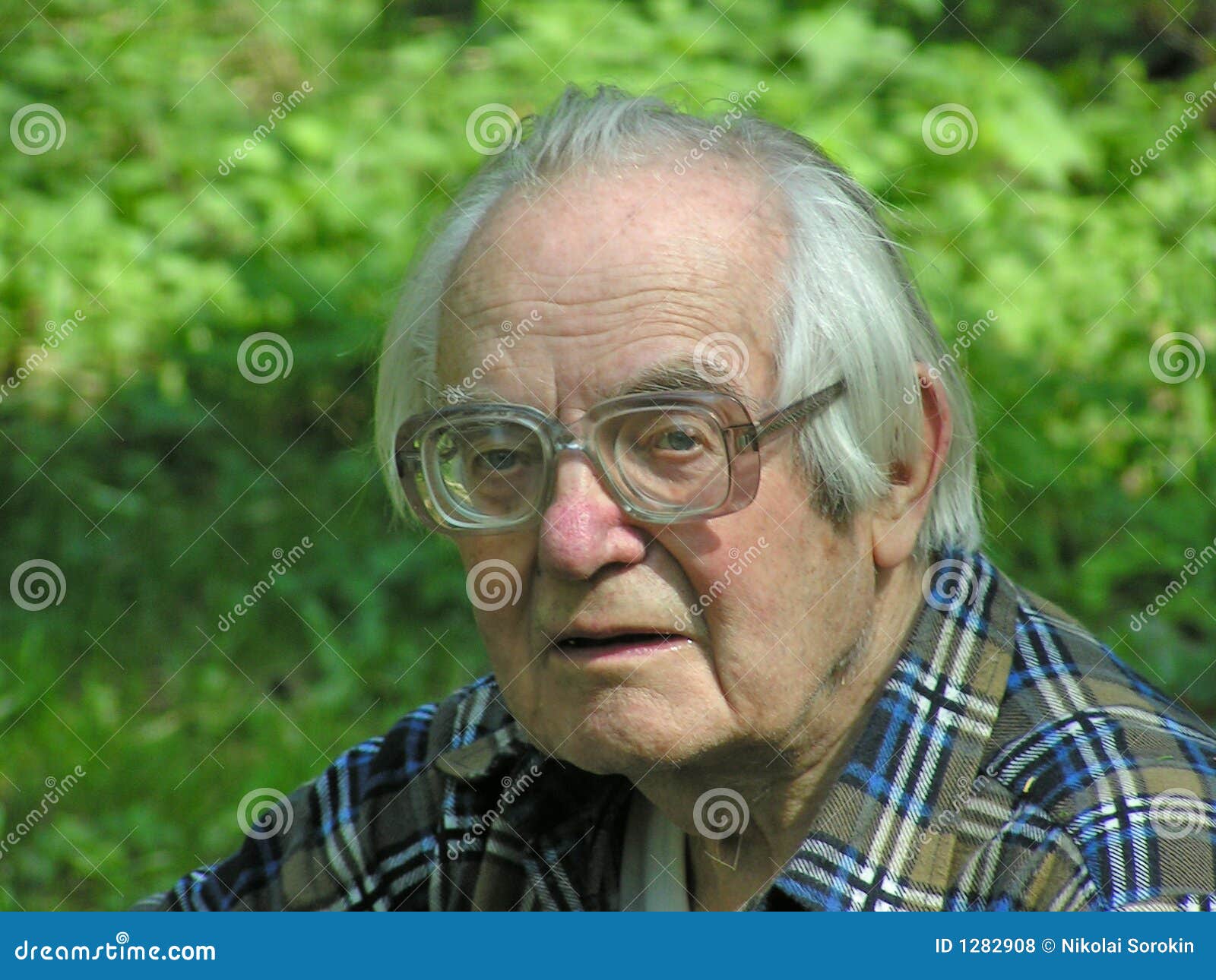 Nonno fotografia stock. Immagine di età, popolo, maschio - 1282908