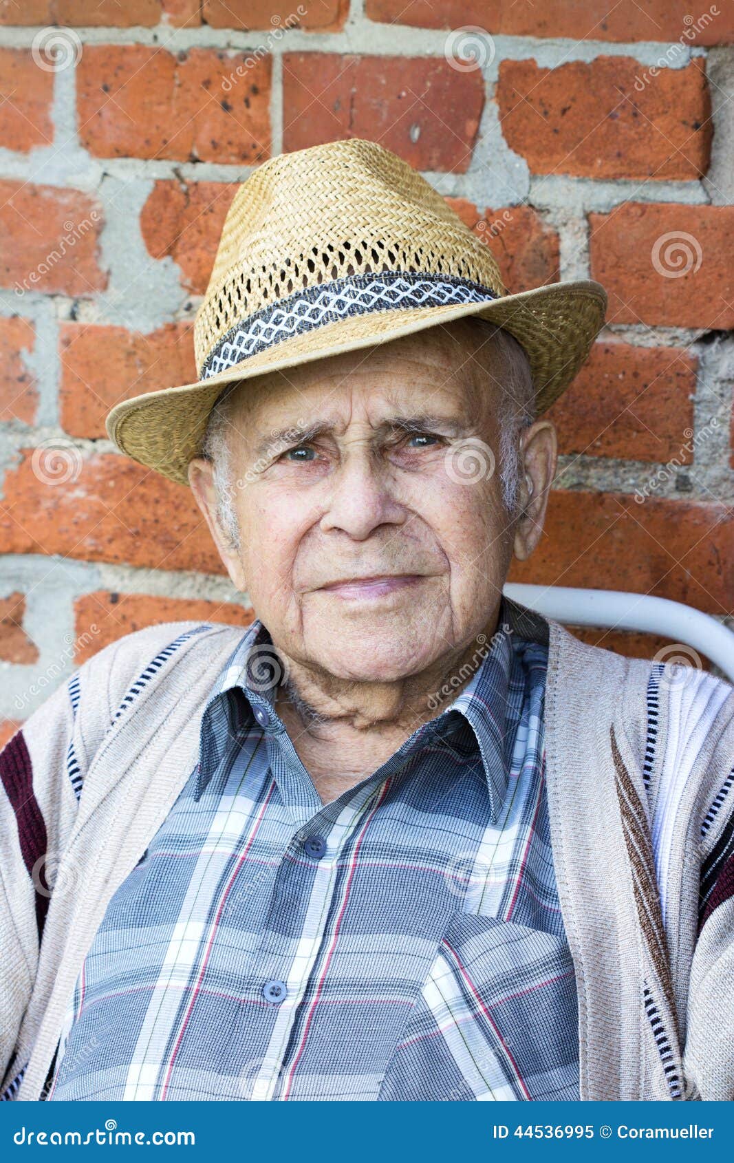 Nonno immagine stock. Immagine di paglia, camicia, pensionato - 44536995