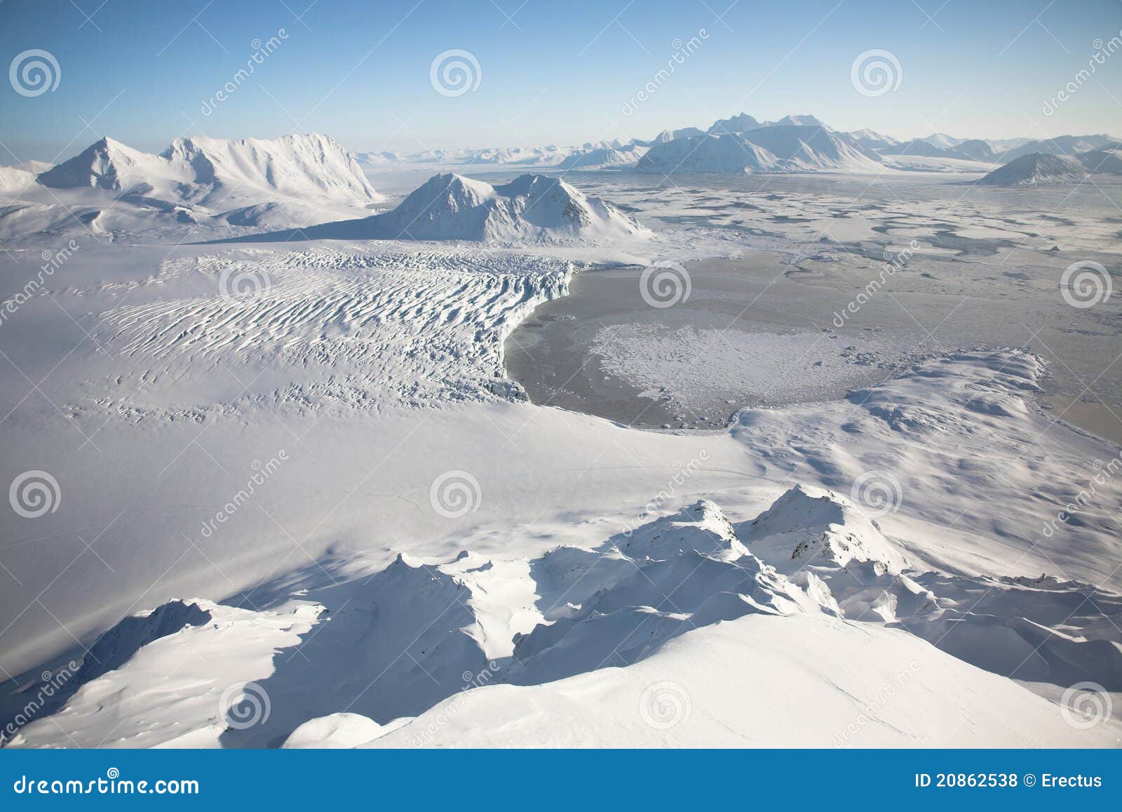 Noordpool De Winterlandschap - Overzees, Gletsjer, Bergen Stock Foto ...