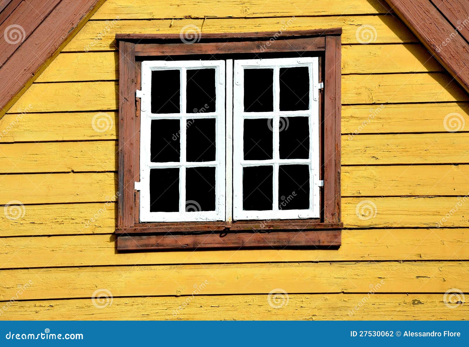 Noors venster stock foto. Image of geel, oslo, huis, scandinavië - 27530062