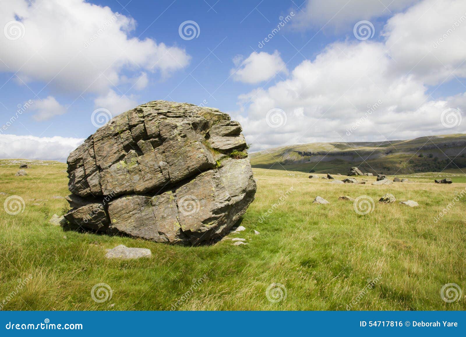 Norber Erratics fotografia stock. Immagine di arenaria - 54717816