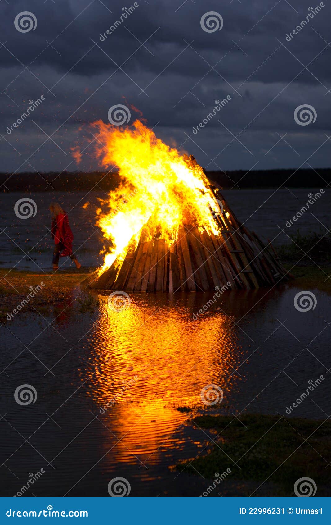Nordic Midsummer Party Bonfire Stock Image - Image of ardor, balefire ...
