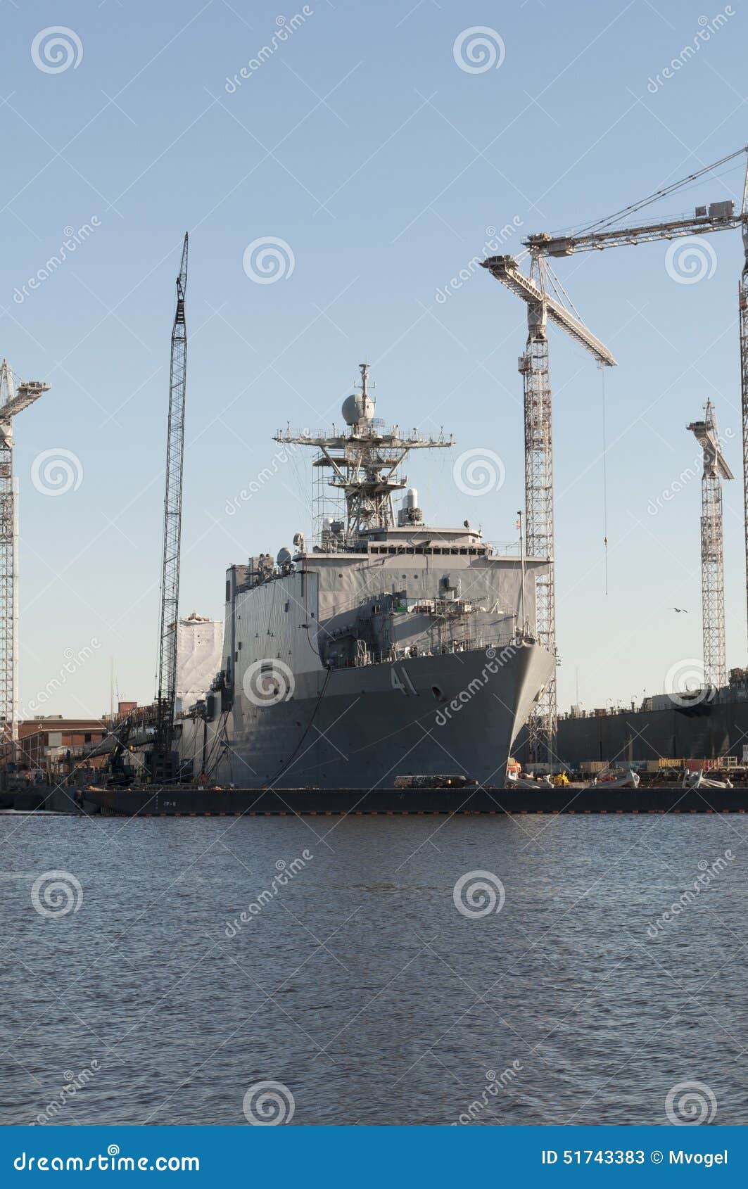 Norfolk Shipyard editorial stock photo. Image of dynamics - 51743383