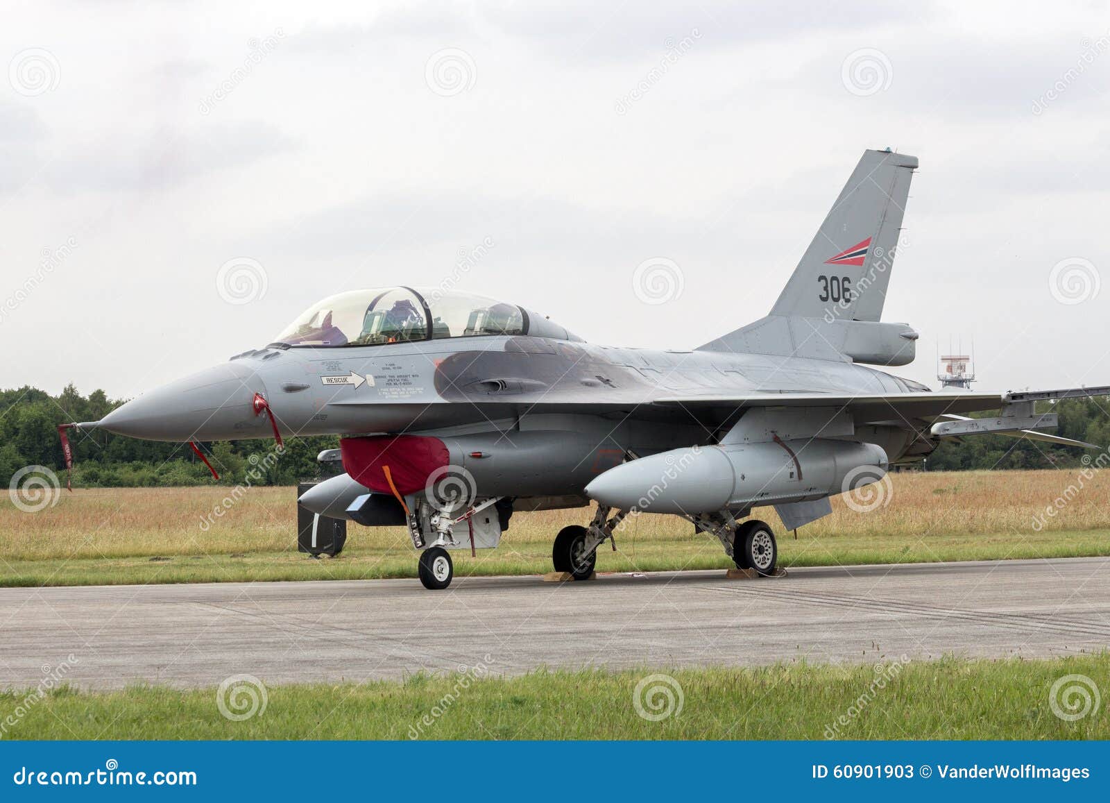 Norge F-16 redaktionell arkivfoto. Bild av bombplan, avlyssnare - 60901903