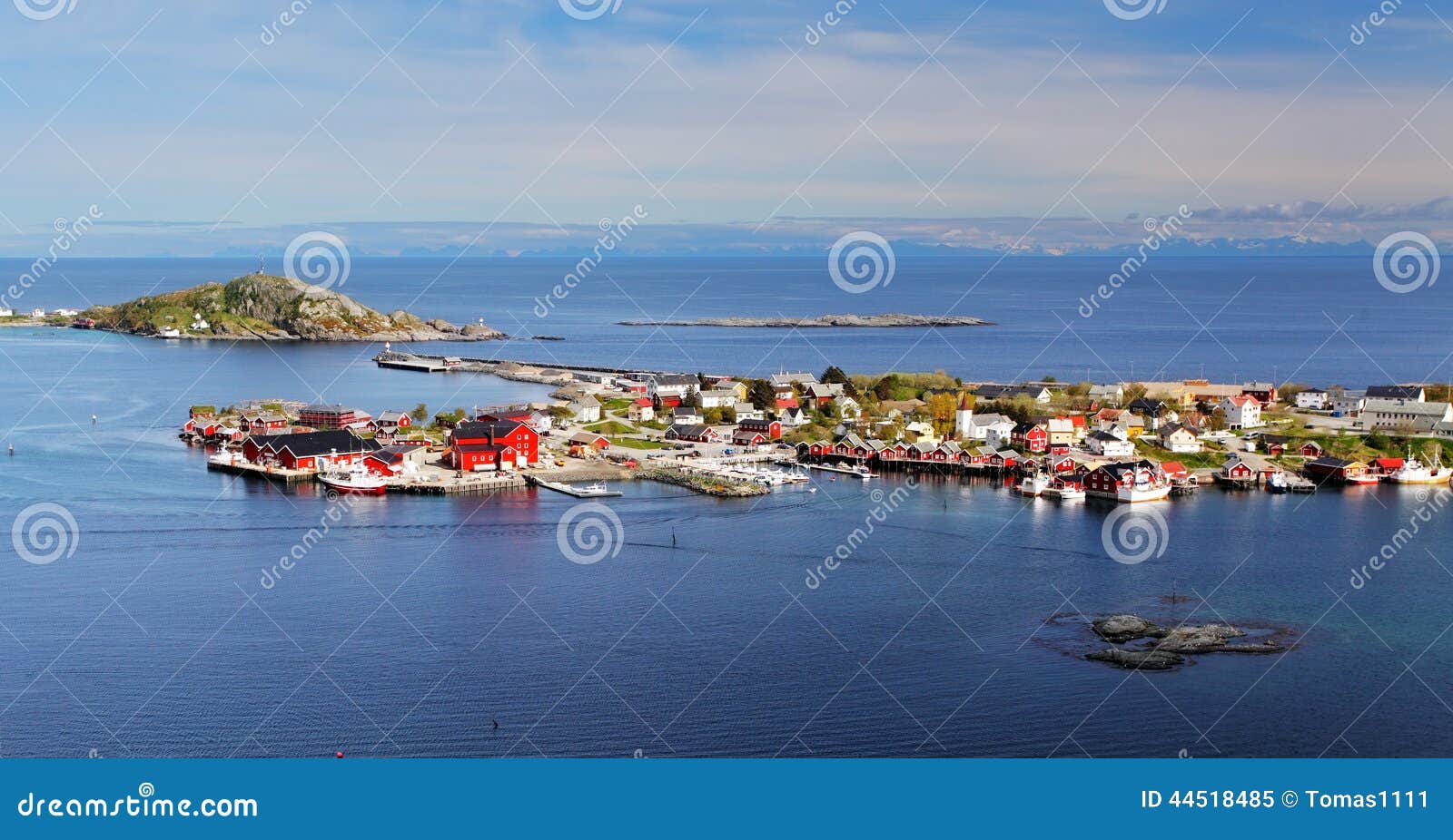 Norge by i havet, Lofoten fotografering för bildbyråer. Bild av norrman ...