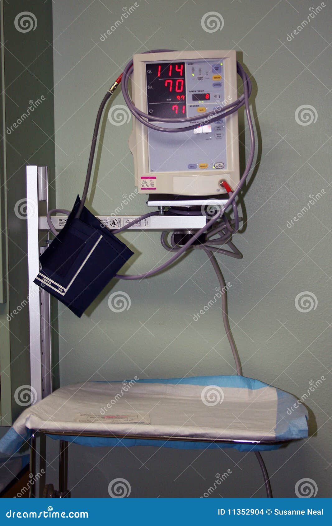 Normal Blood Pressure Monitor Stock Photo - Image of clinic, test: 11352904