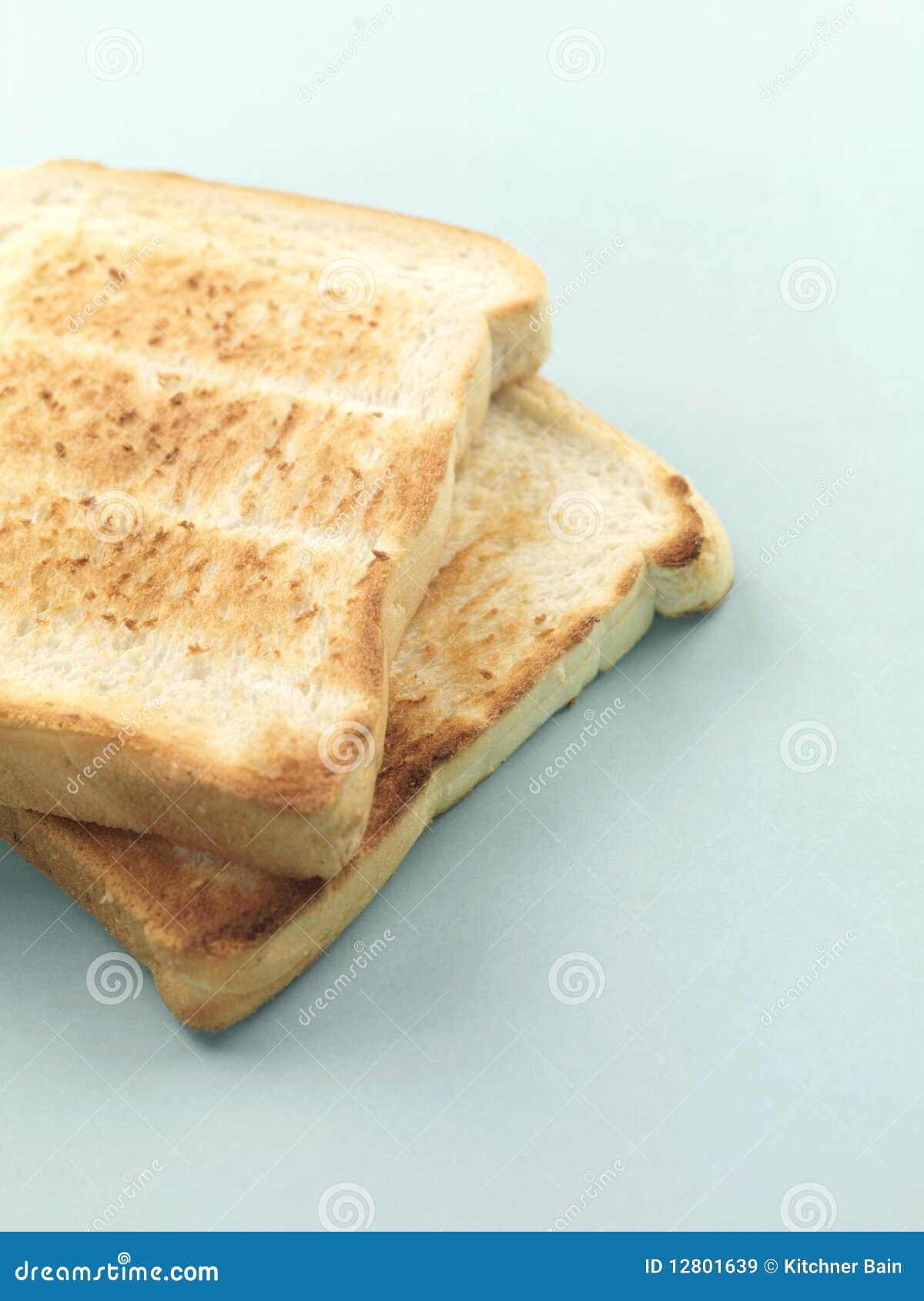 Normaler Toast stockbild. Bild von einzeln, blau, morgen - 12801639