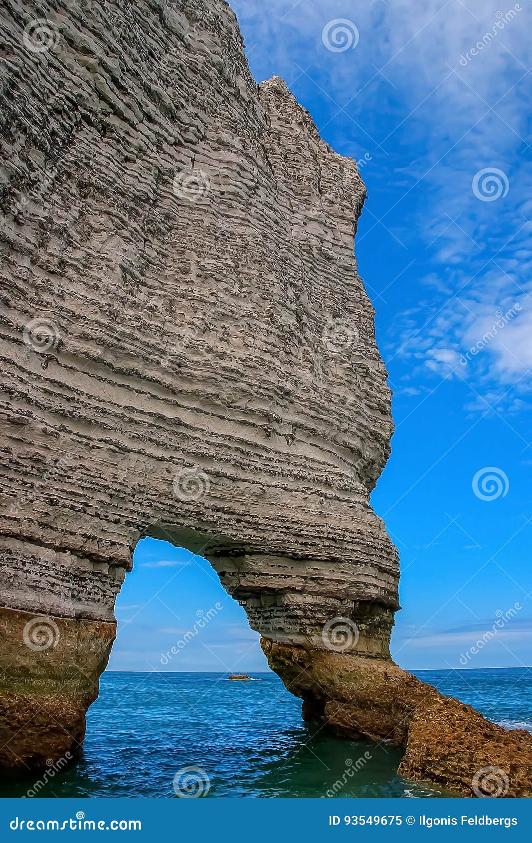Normandy limestone cliffs stock image. Image of cloud - 93549675