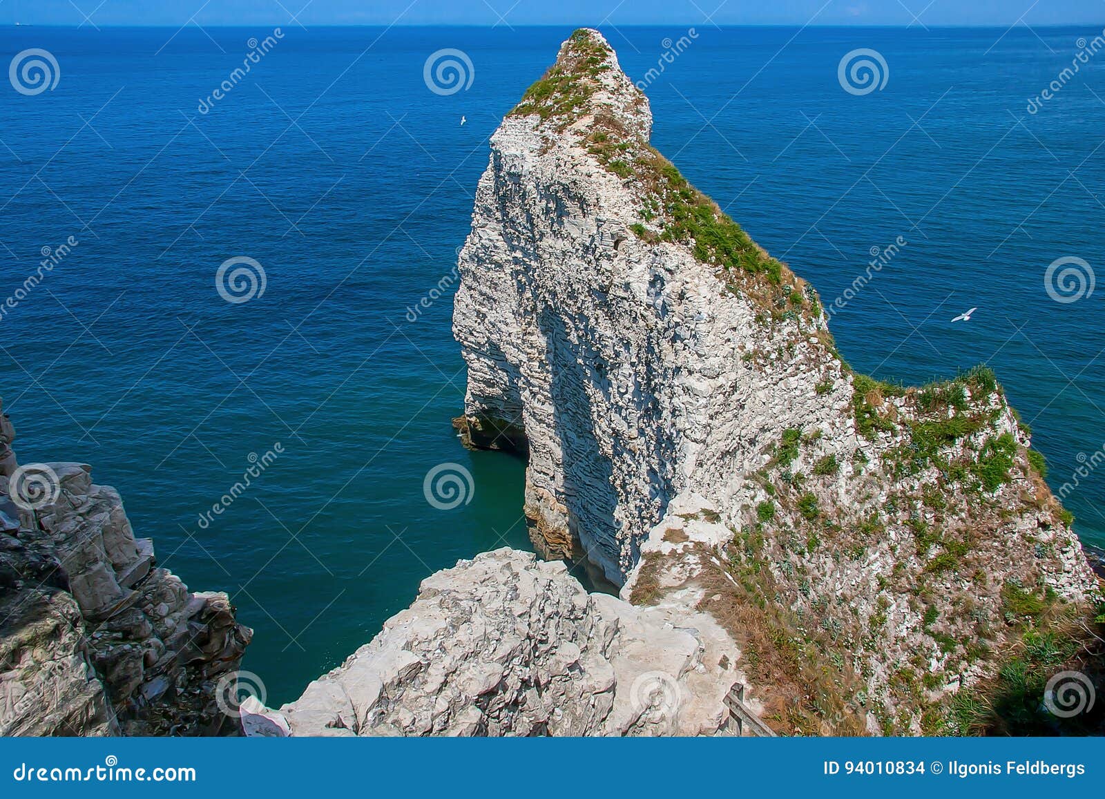 Normandy limestone cliffs stock photo. Image of ease - 94010834
