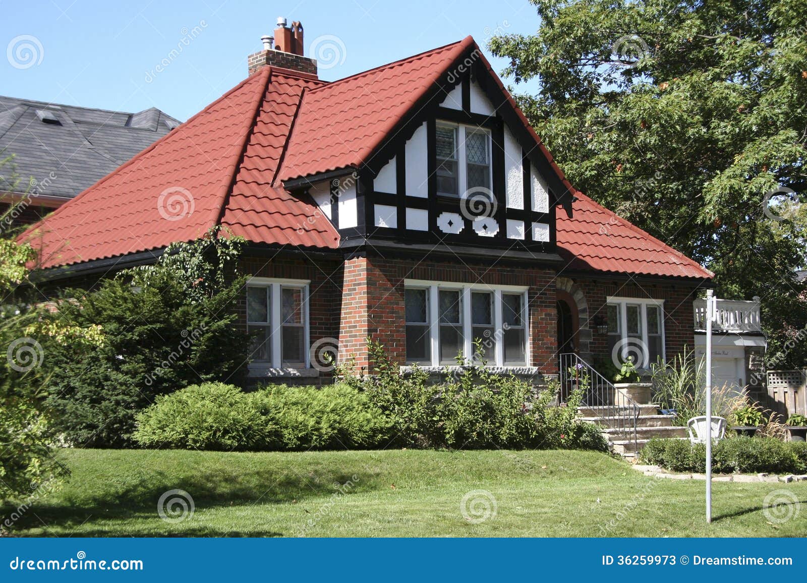 North American Home Residence Stock Image - Image of driveway, house ...