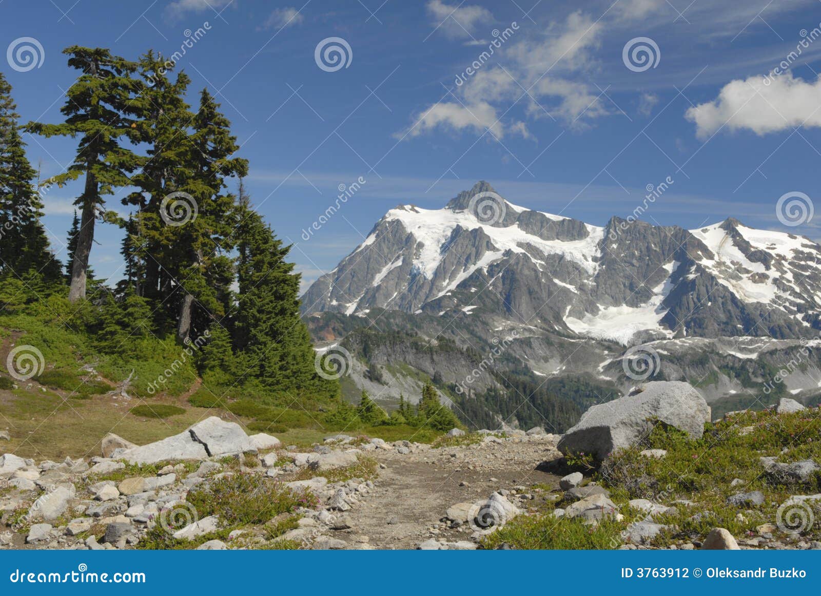 North Cascade mountains stock photo. Image of mount, quiet - 3763912