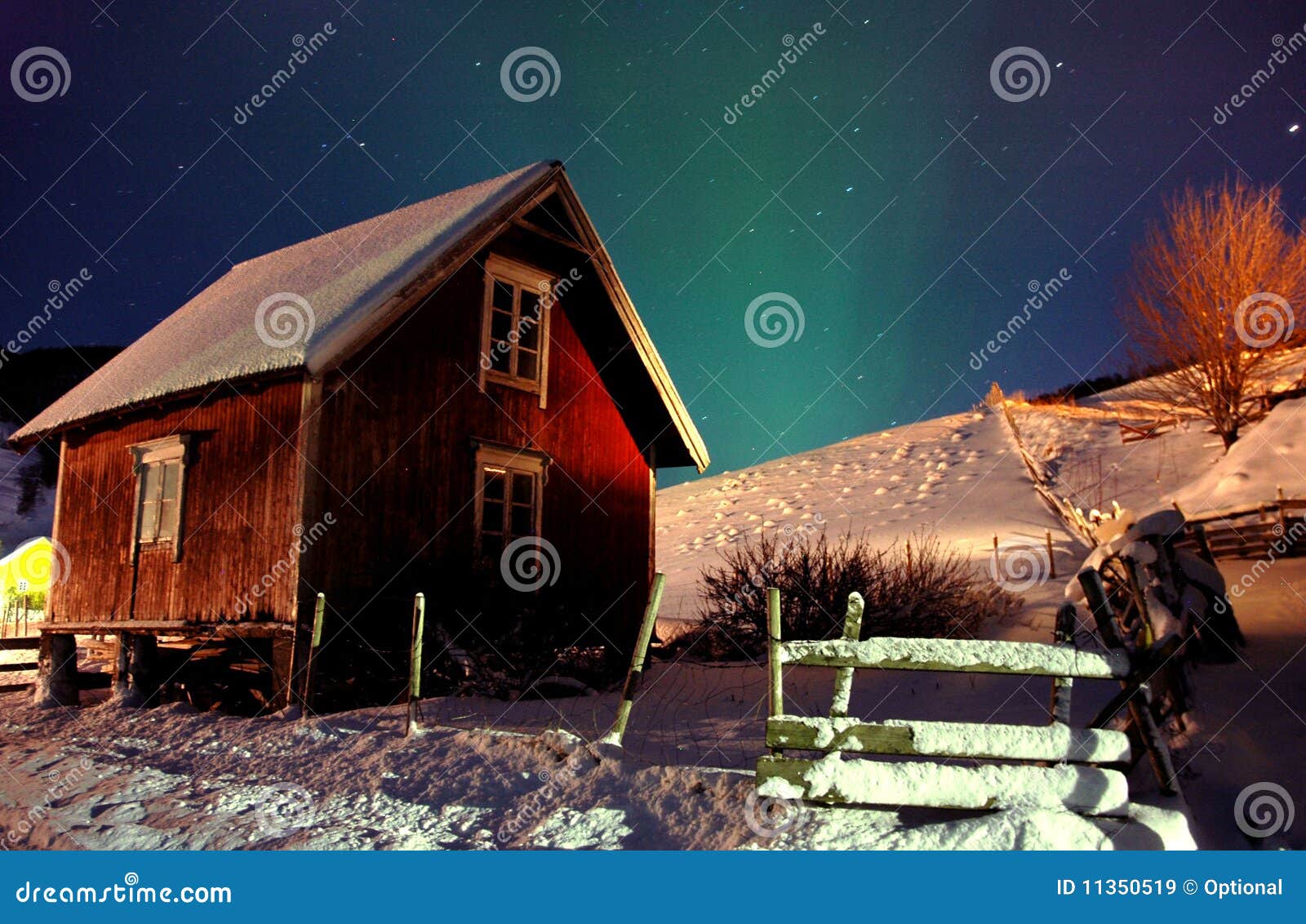 North lights hut stock image. Image of noght, night, nature - 11350519