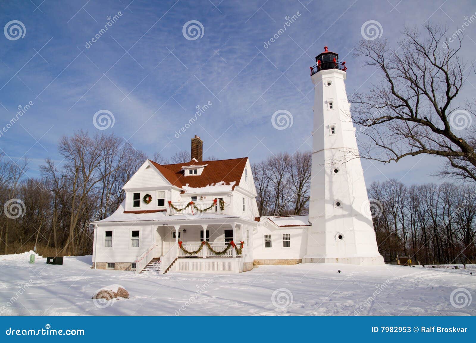 North Point Lighthouse stock image. Image of blue, snow - 7982953