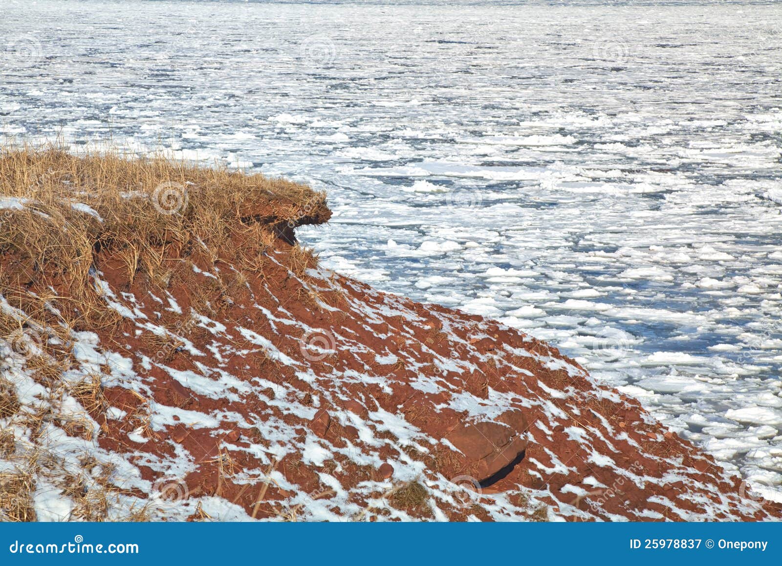 North Shore Cliff stock image. Image of water, cliff - 25978837