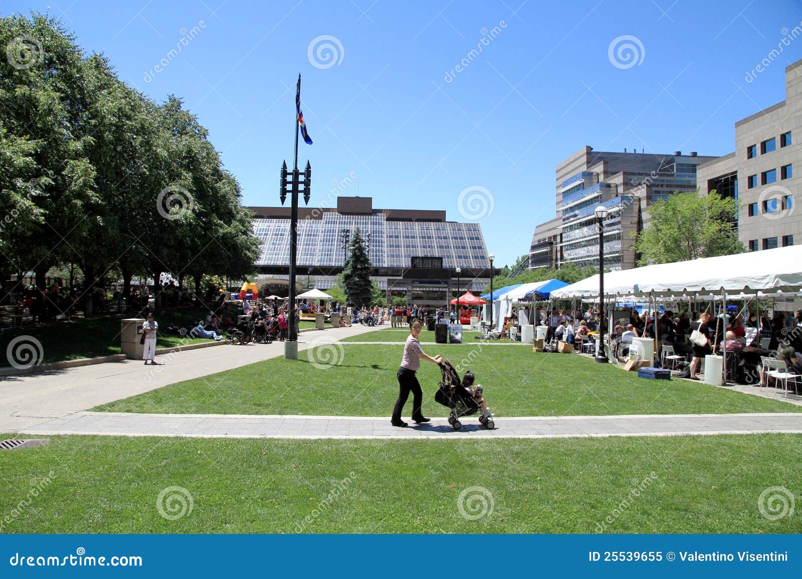 North York Centre editorial image. Image of bench, urban - 25539655