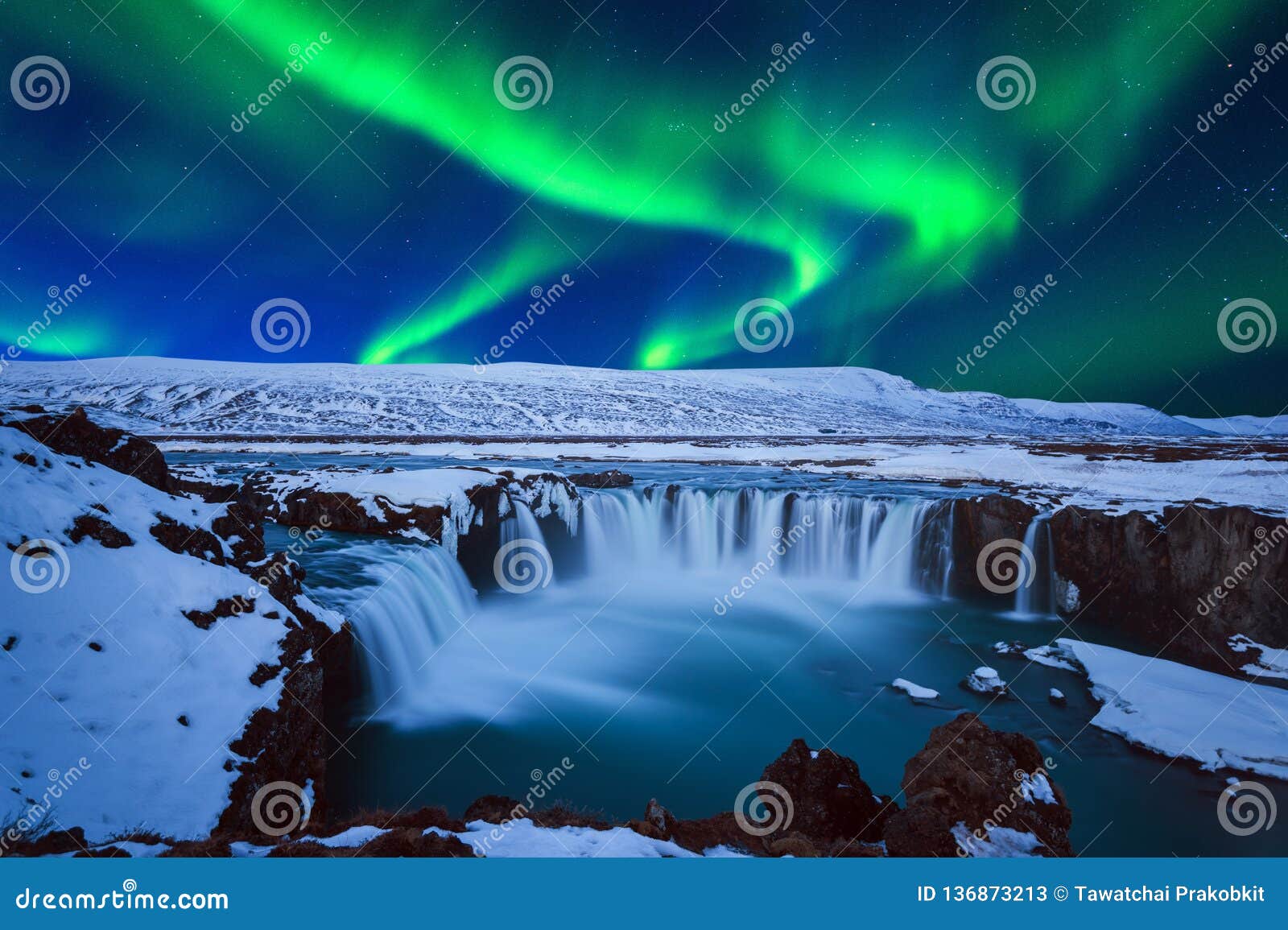 Northern Light, Aurora Borealis at Godafoss Waterfall in Winter ...