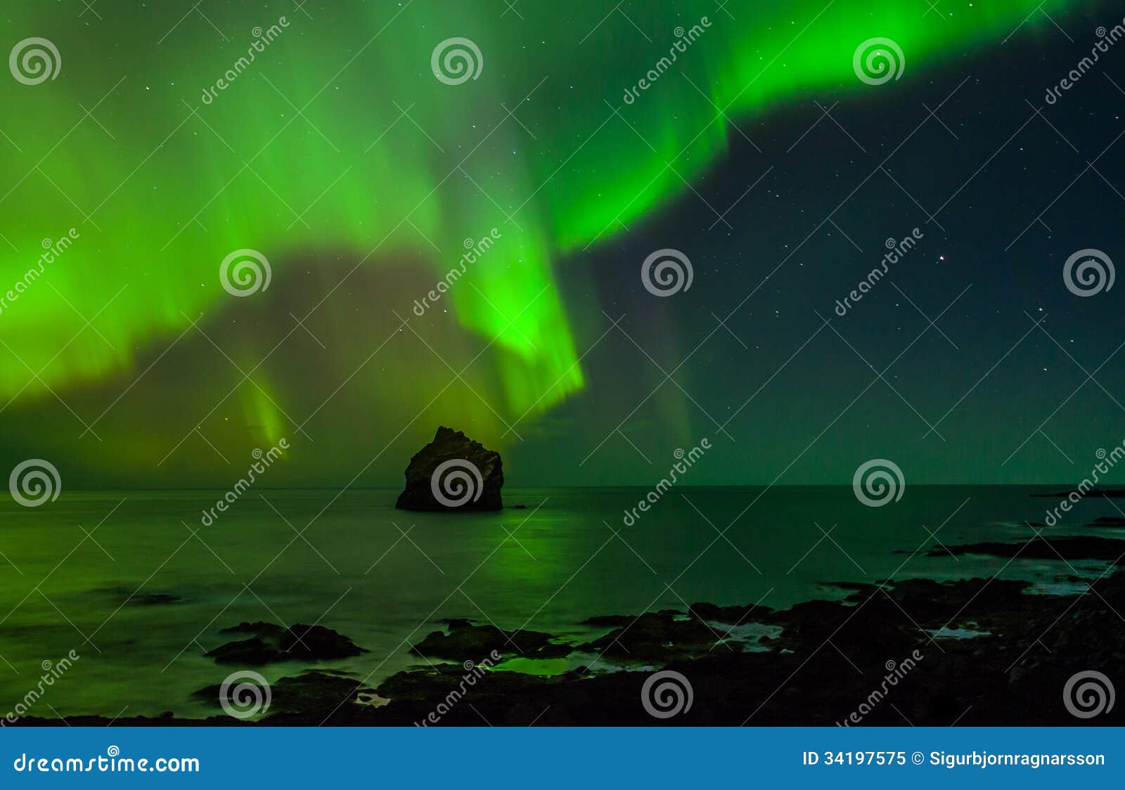 Northern lights stock image. Image of lights, arctic - 34197575