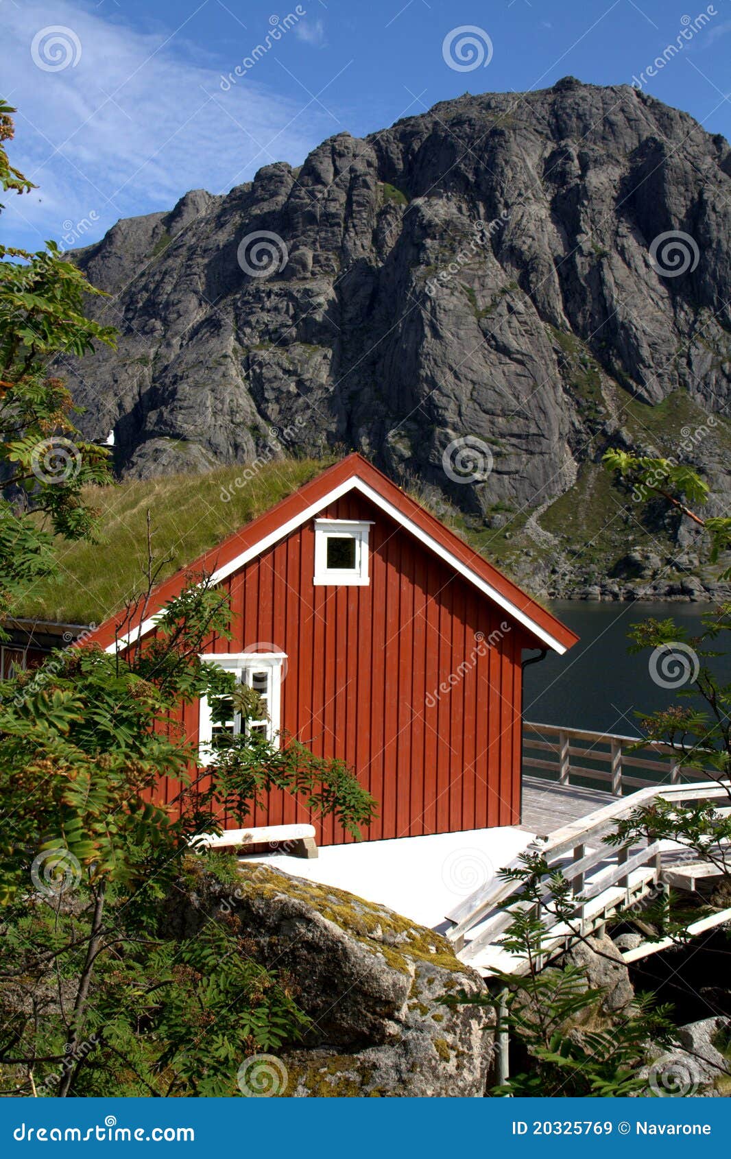 Norwegian fishing hut stock image. Image of norway, lofoten - 20325769