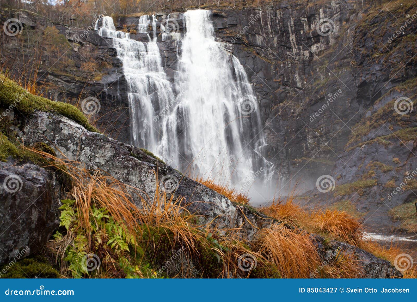 Norwegian waterfall stock image. Image of falls, europe - 85043427