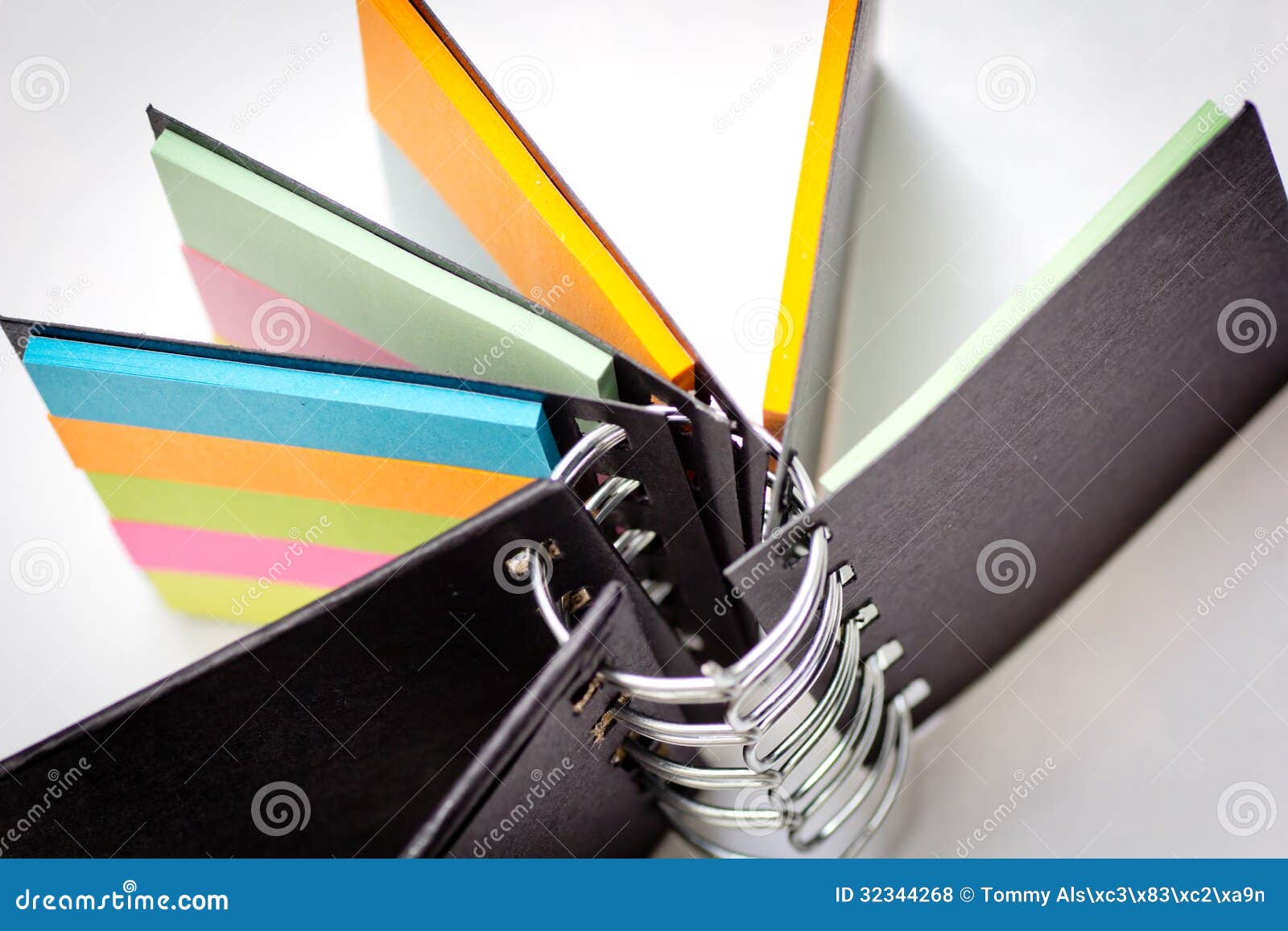 Nota colorida foto de stock. Imagem de colorido, isolado - 32344268