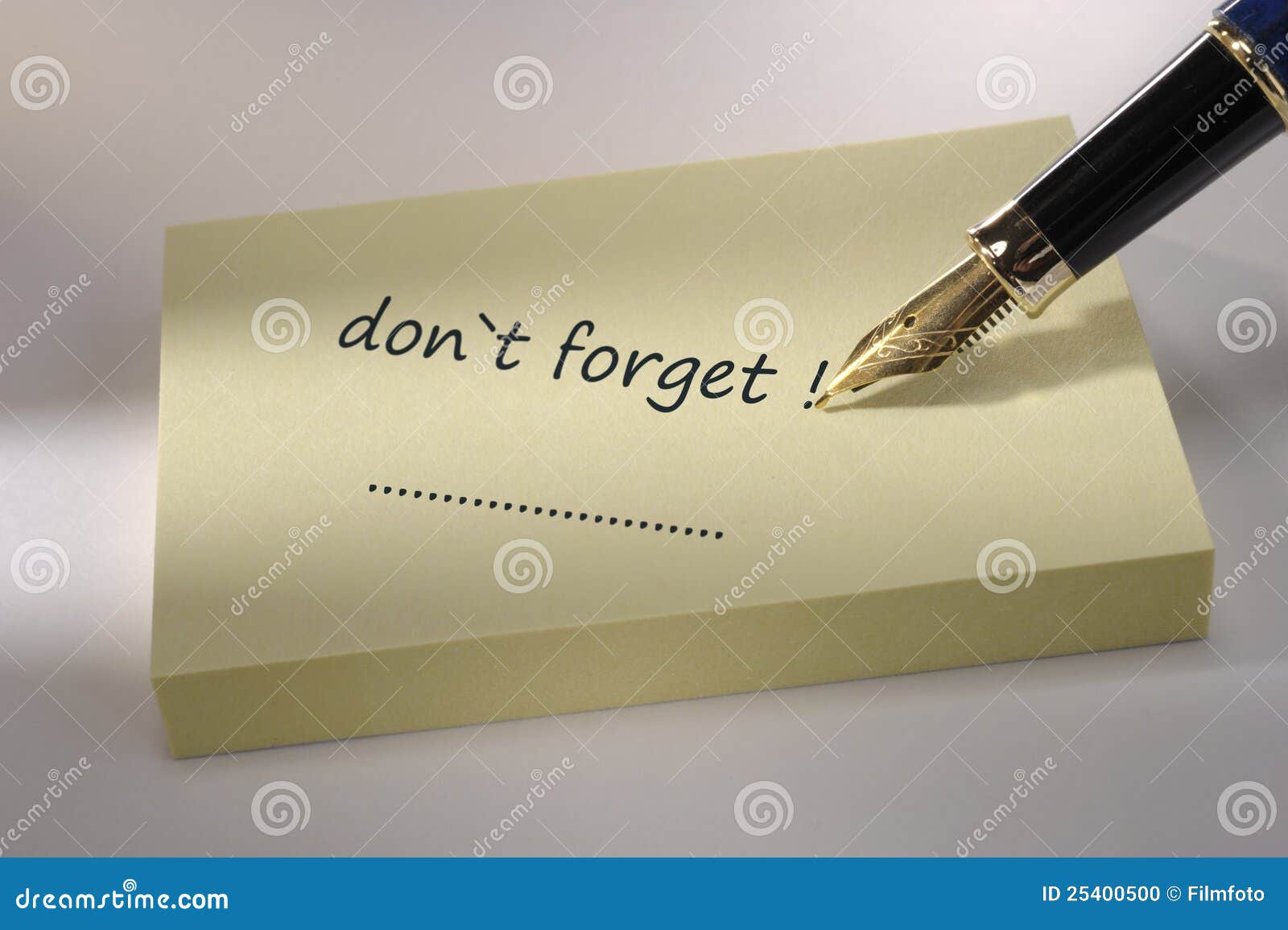 Nota dell'appunto fotografia stock. Immagine di carta - 25400500