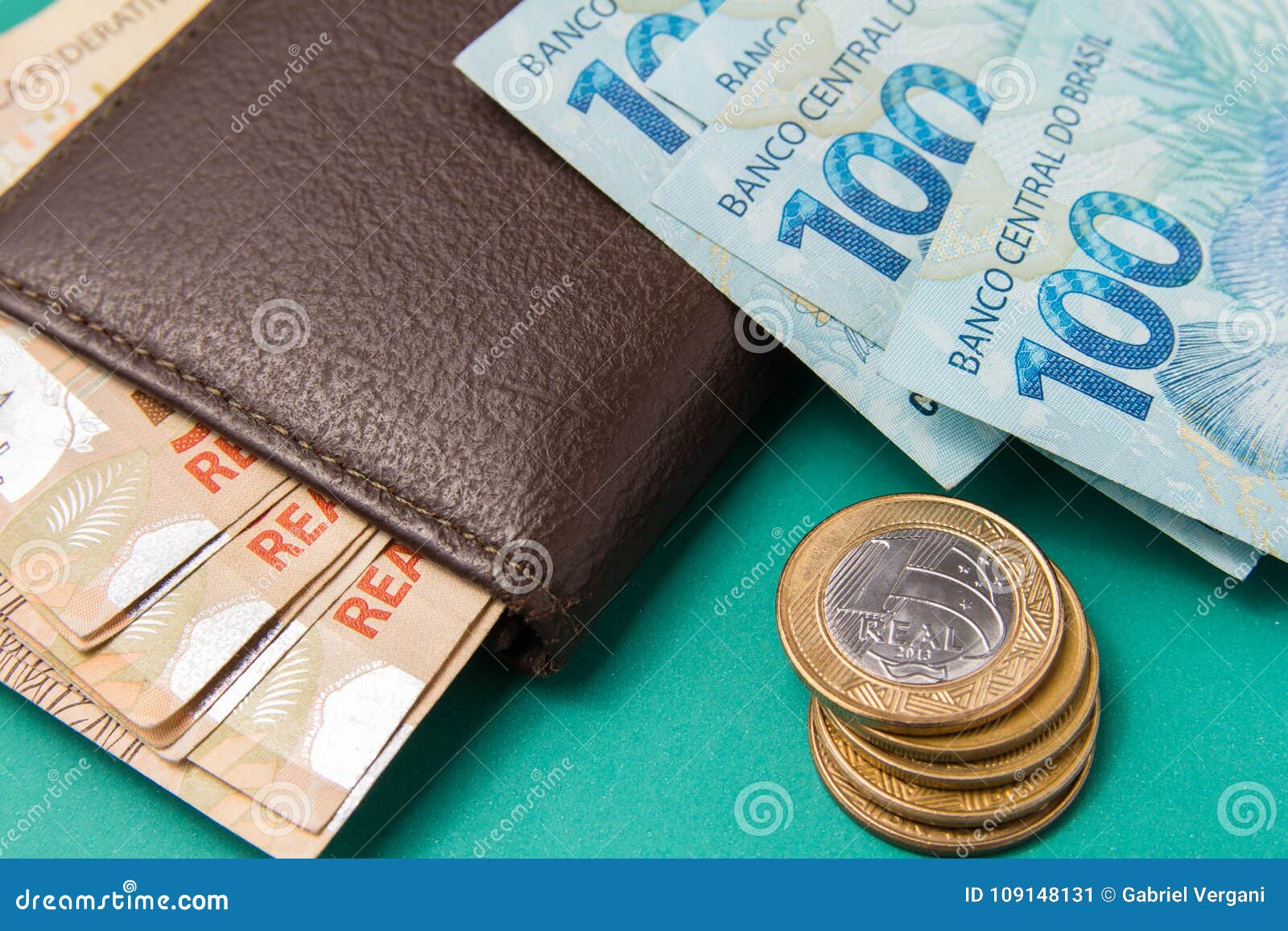 Nota's Van Echte, Braziliaanse Munt Geld Van Brazilië Stock Afbeelding ...