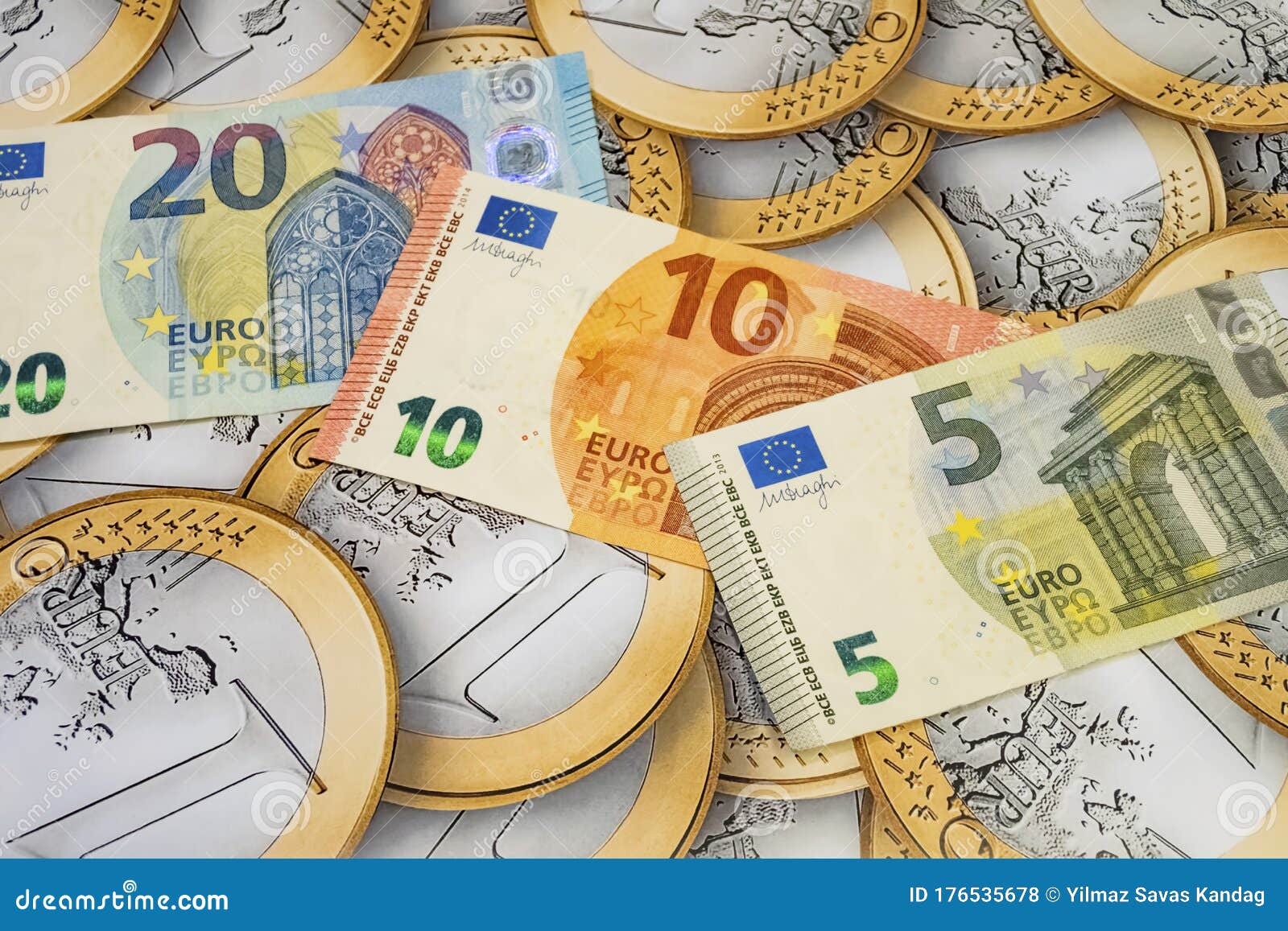 Notas de euro de base foto de stock. Imagem de europa - 176535678