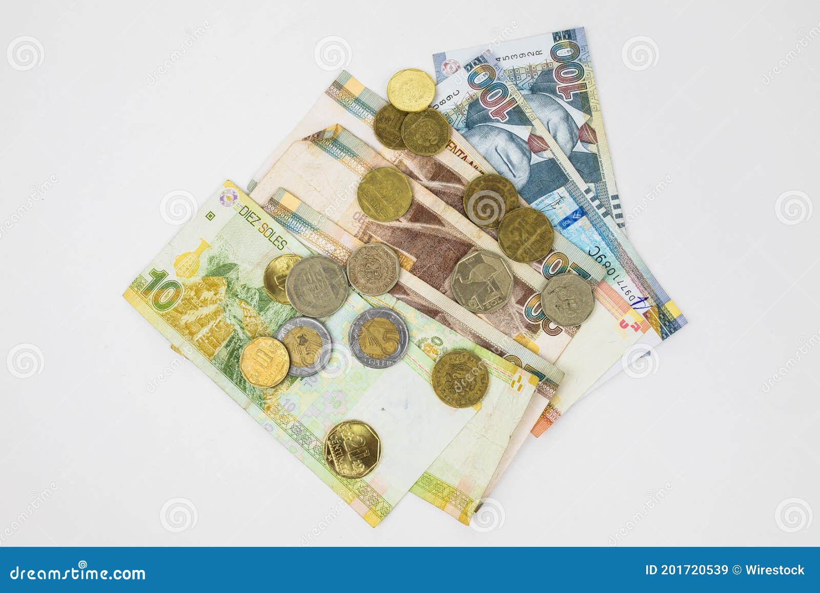 Notas E Moedas De Sol Peruano Sobre Fundo Branco Imagem de Stock ...