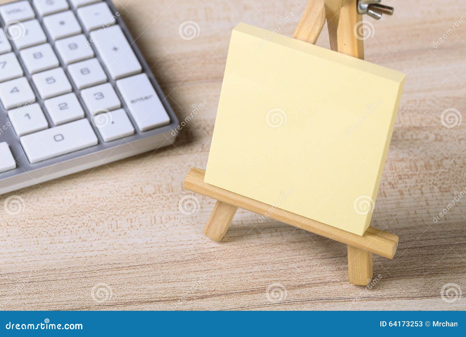 Note Collante Vide Avec Le Clavier Image stock - Image du concept, idée ...