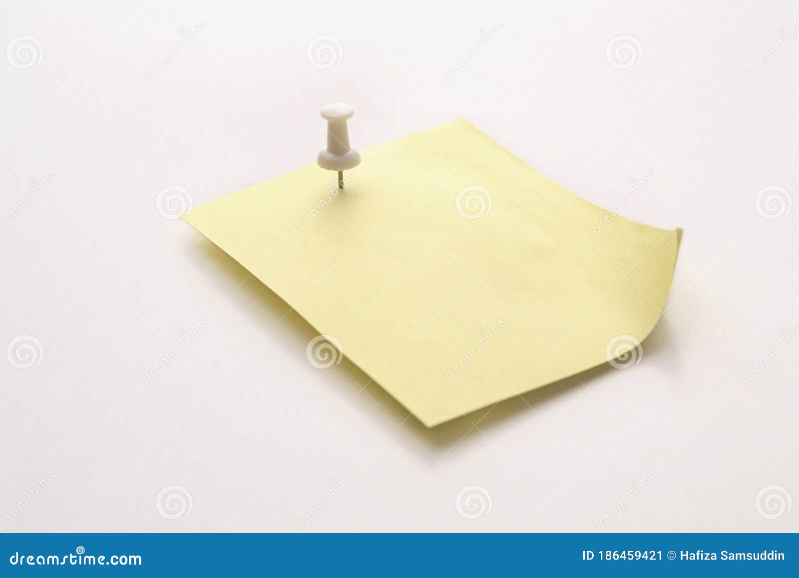 A Note Fastened with a Map Pin Stock Image - Image of note, office ...