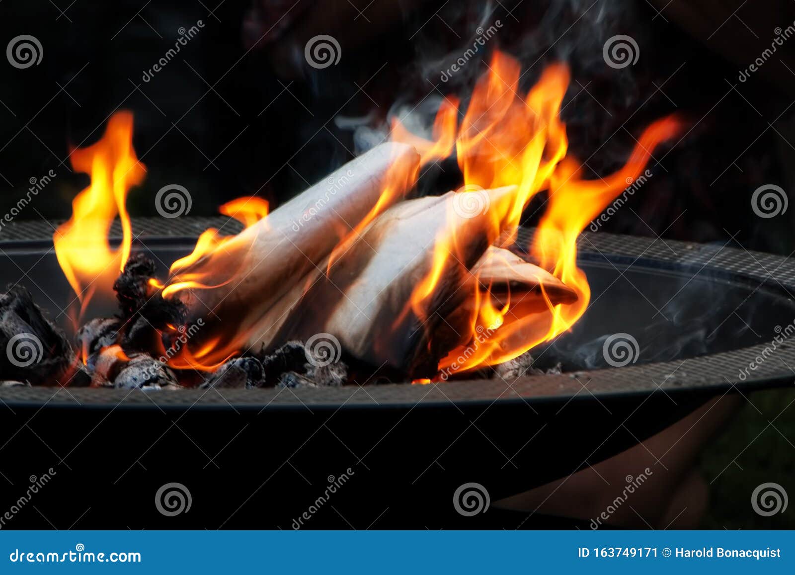 Note Papers Burning in an Open Fire Pit Stock Image - Image of peace ... Note Papers Burning in an Open Fire Pit Stock Image - Image of peace ...