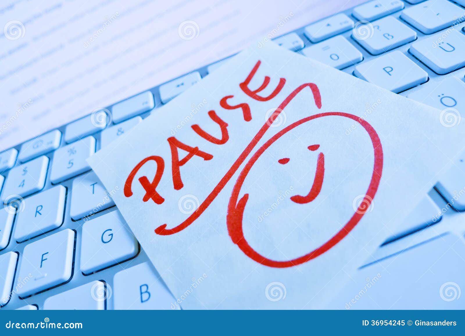 Note Sur Le Clavier D'ordinateur : Pause Image stock - Image du fouet ...
