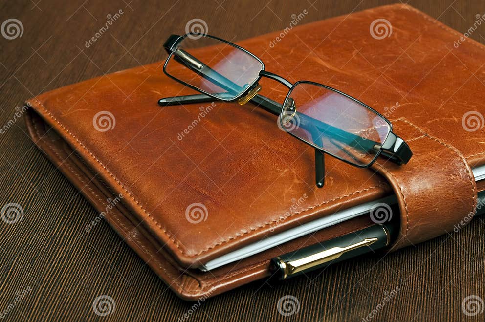 Notebbok y pluma foto de archivo. Imagen de recordatorio - 20843032