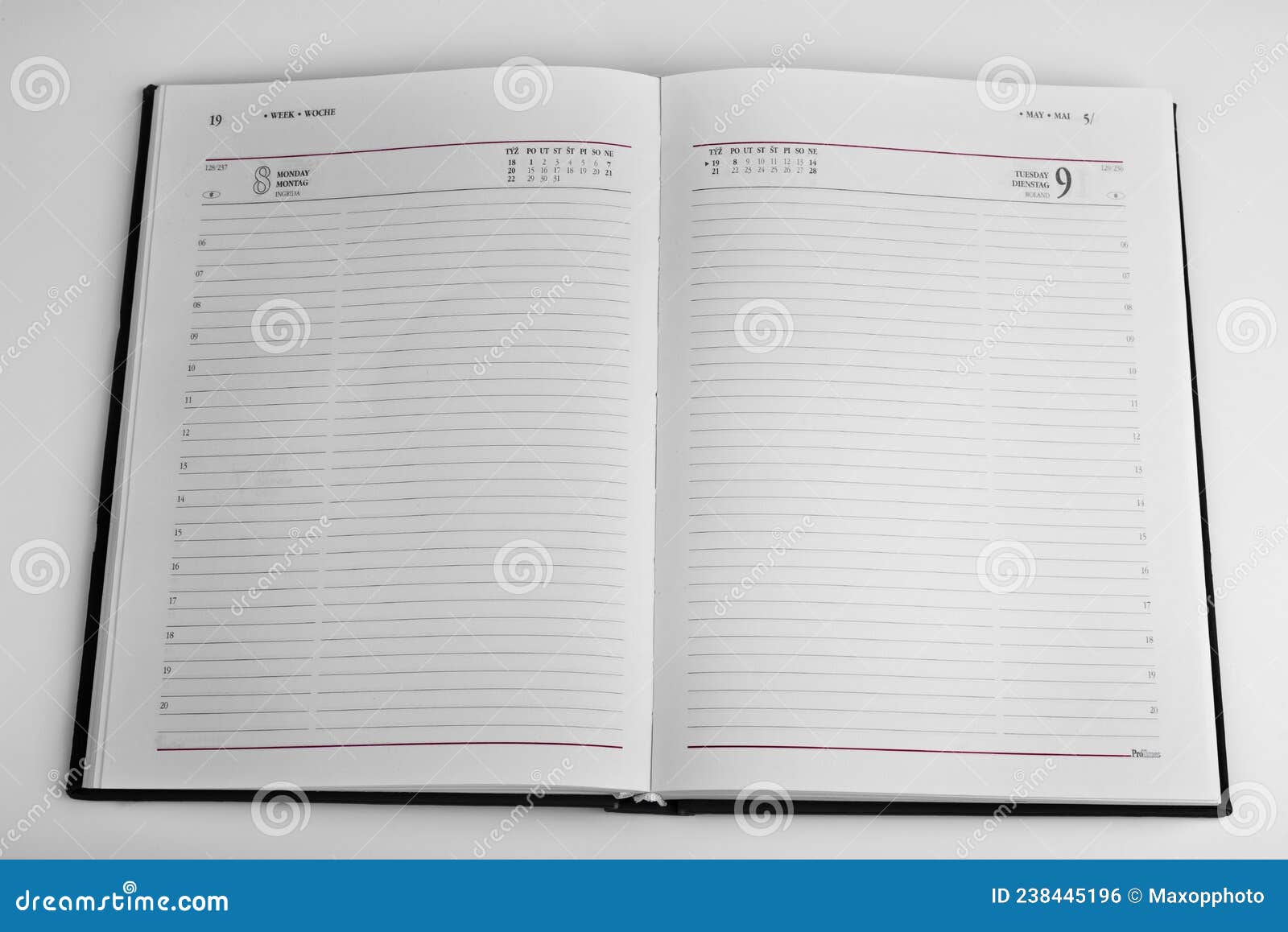 Notebook Aberto Com Linhas Em Branco Foto de Stock - Imagem de dados ...
