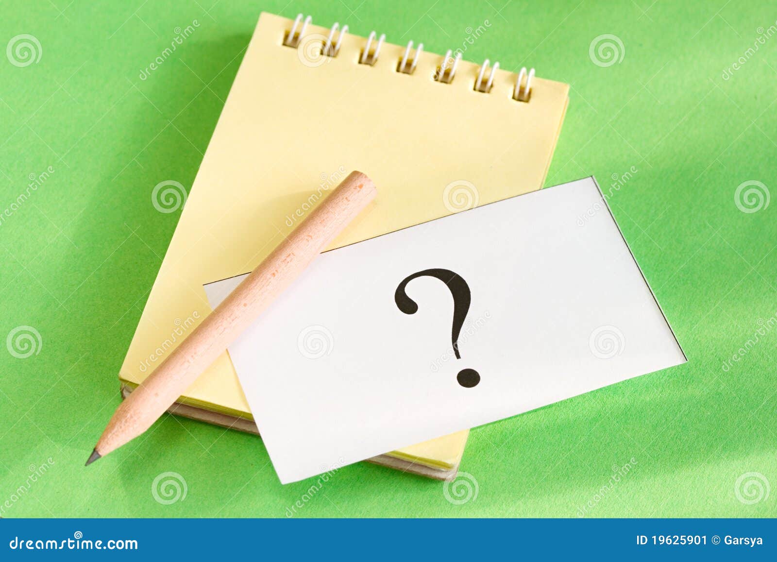 Notepad, pencil and card stock image. Image of page, letter - 19625901