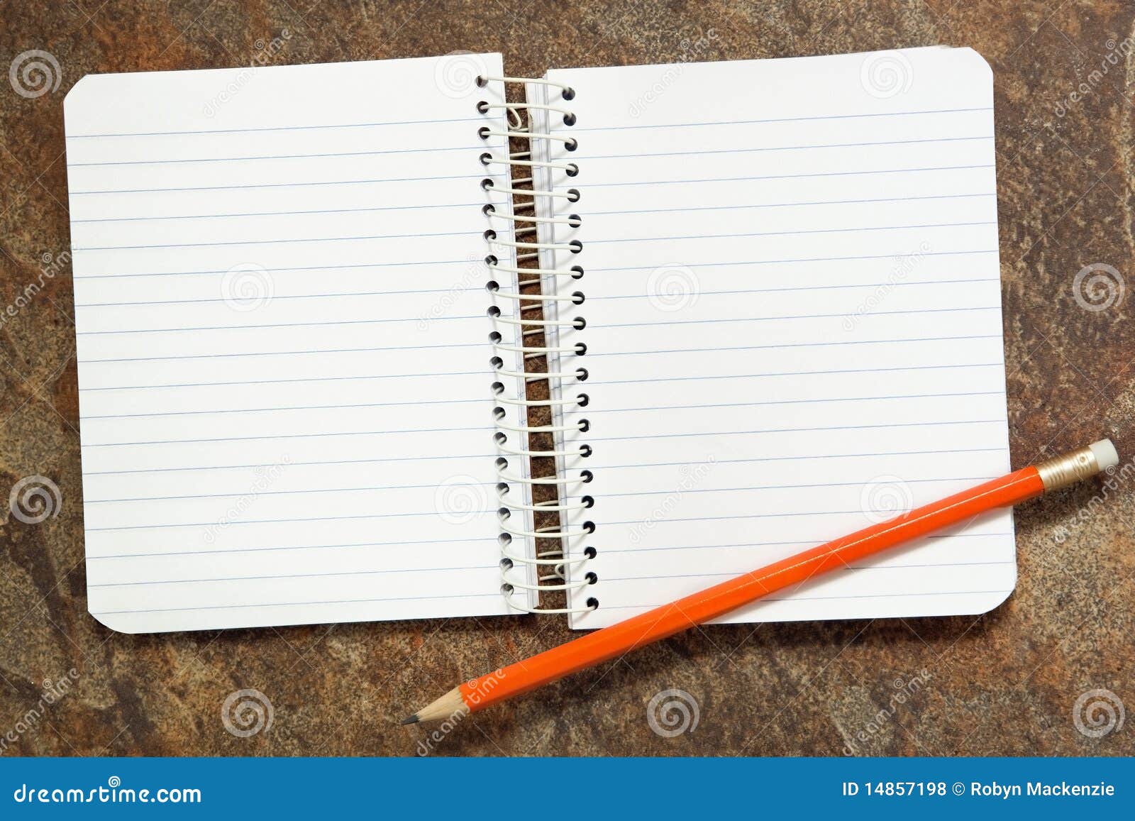 Notizbuch mit Bleistift stockfoto. Bild von gemasert - 14857198