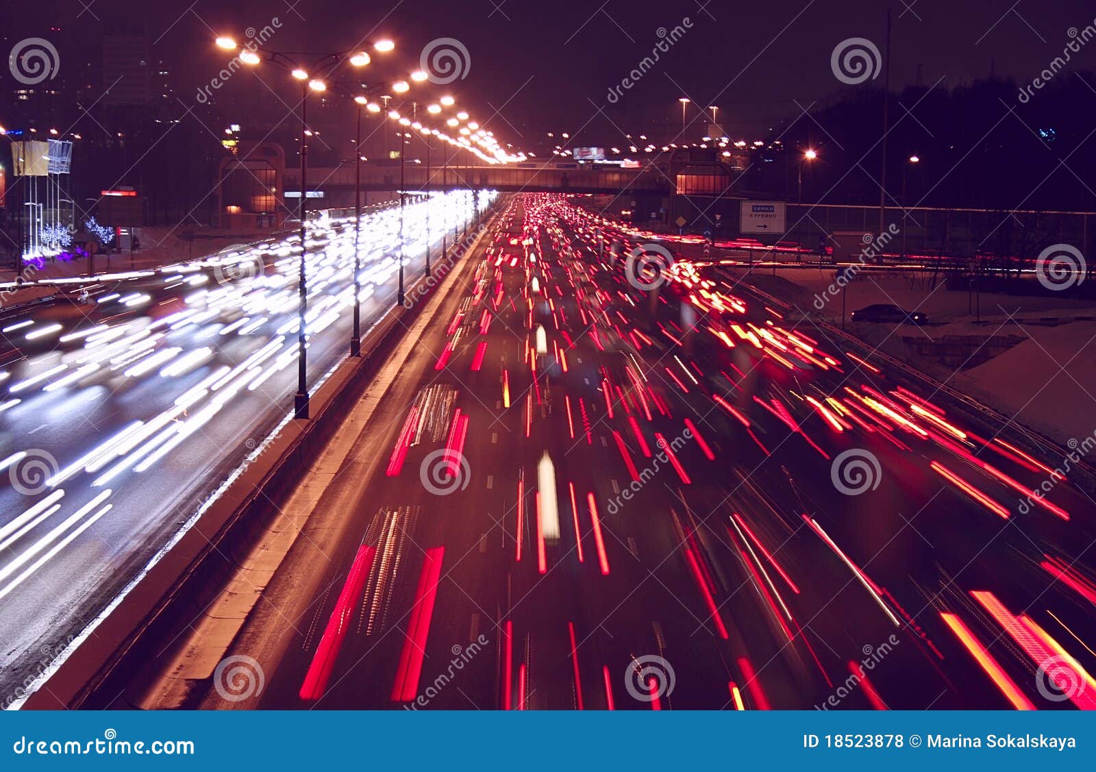 Notte Della Strada Principale Fotografia Stock - Immagine di luce ...