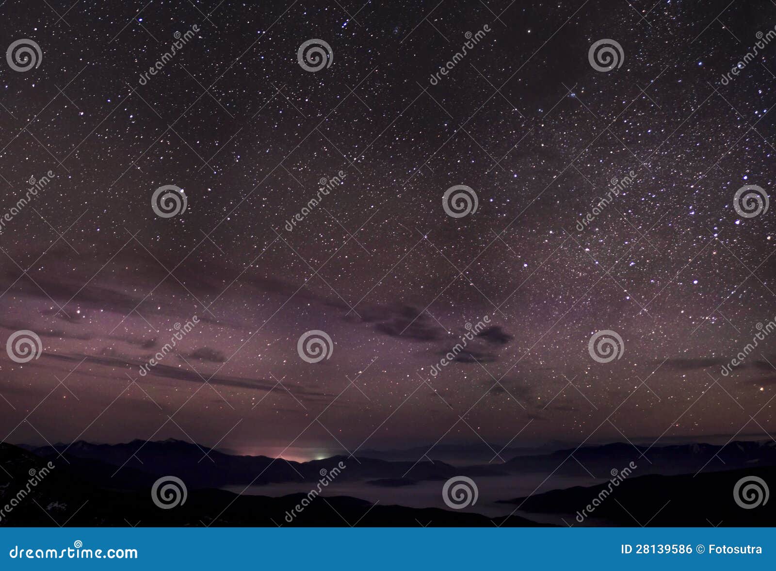 Notte Nuvolosa Della Stella Fotografia Stock - Immagine di fantasia ...